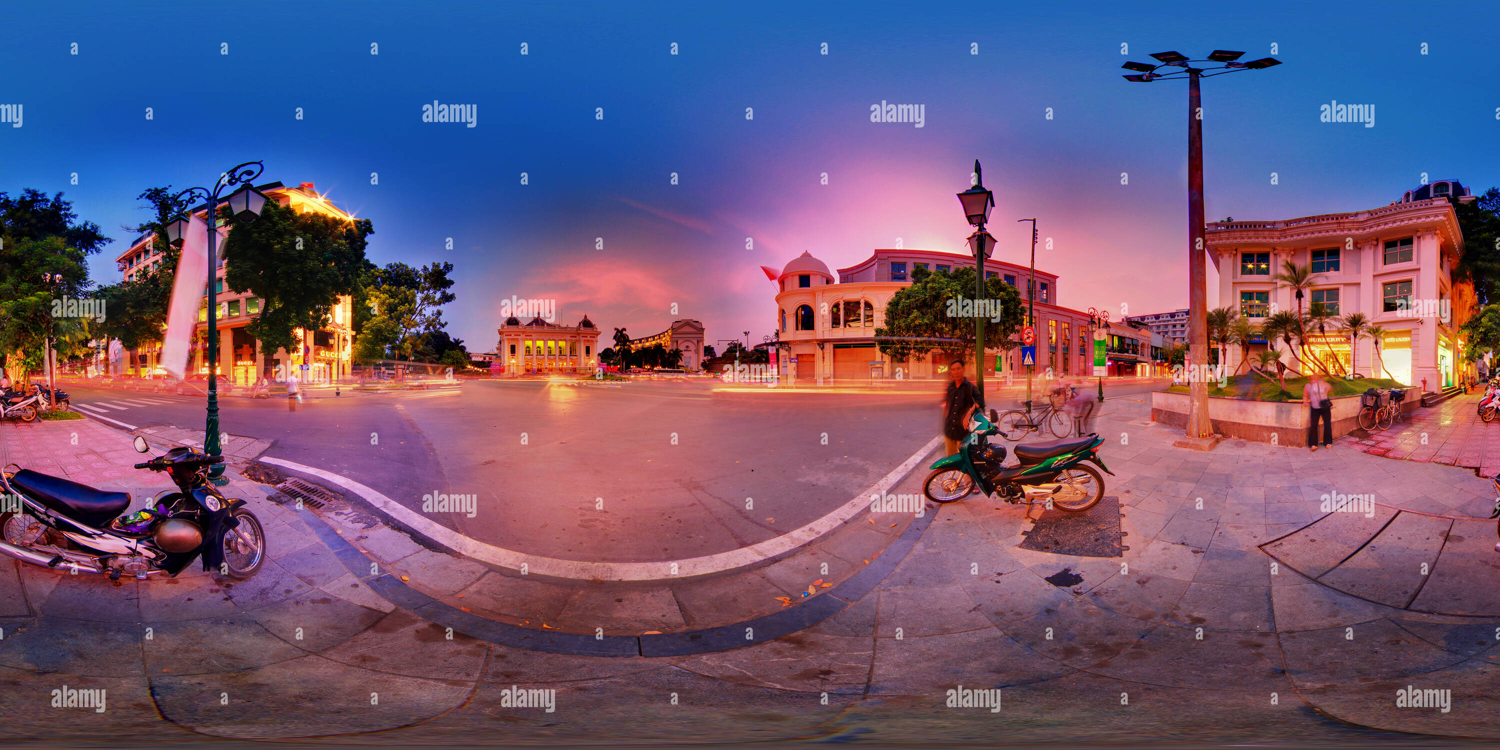 360° view of August Revolution Square 1 - Alamy