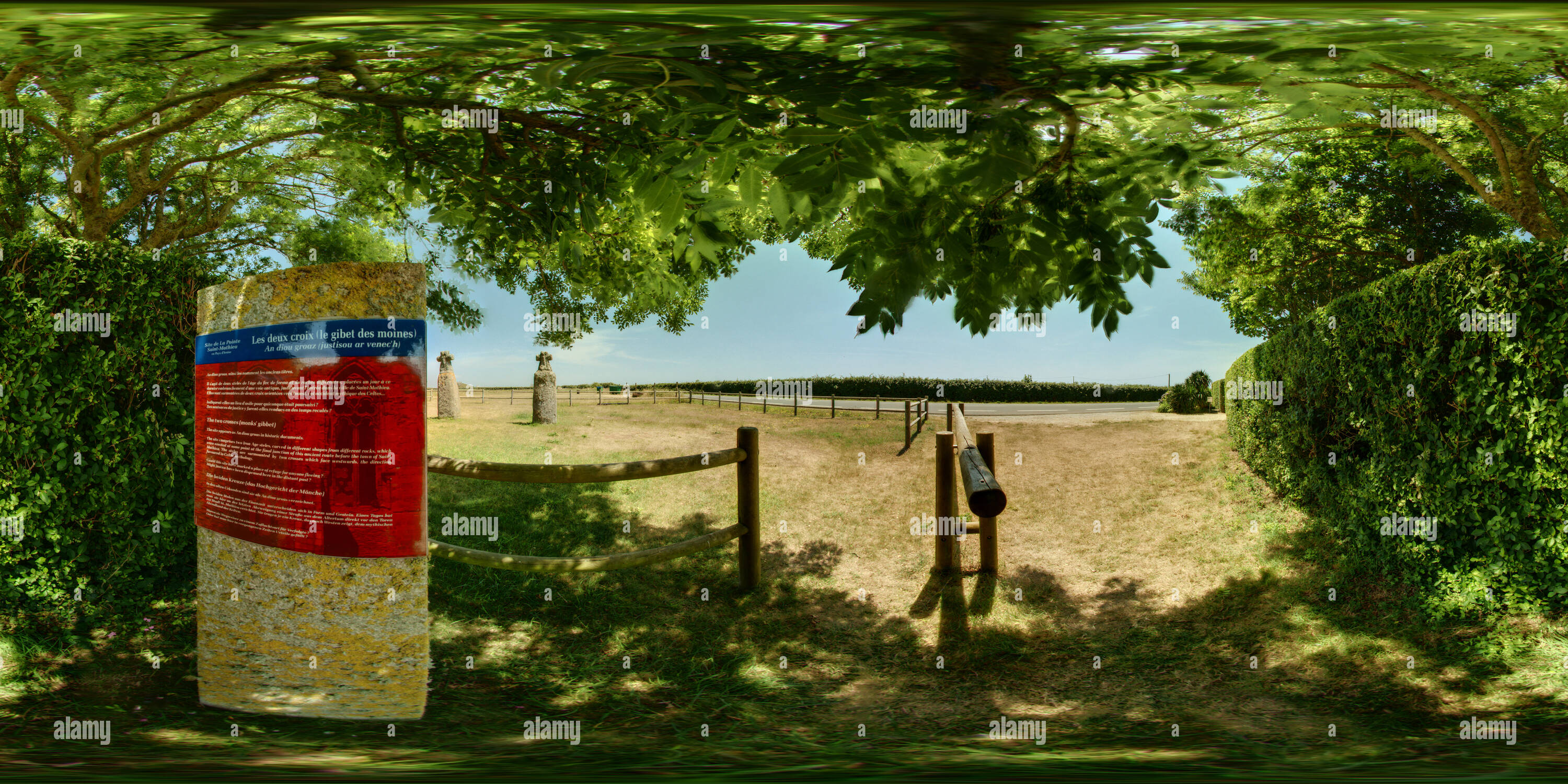 360° view of Le Gibet des Moines, Saint Mathieu - Alamy