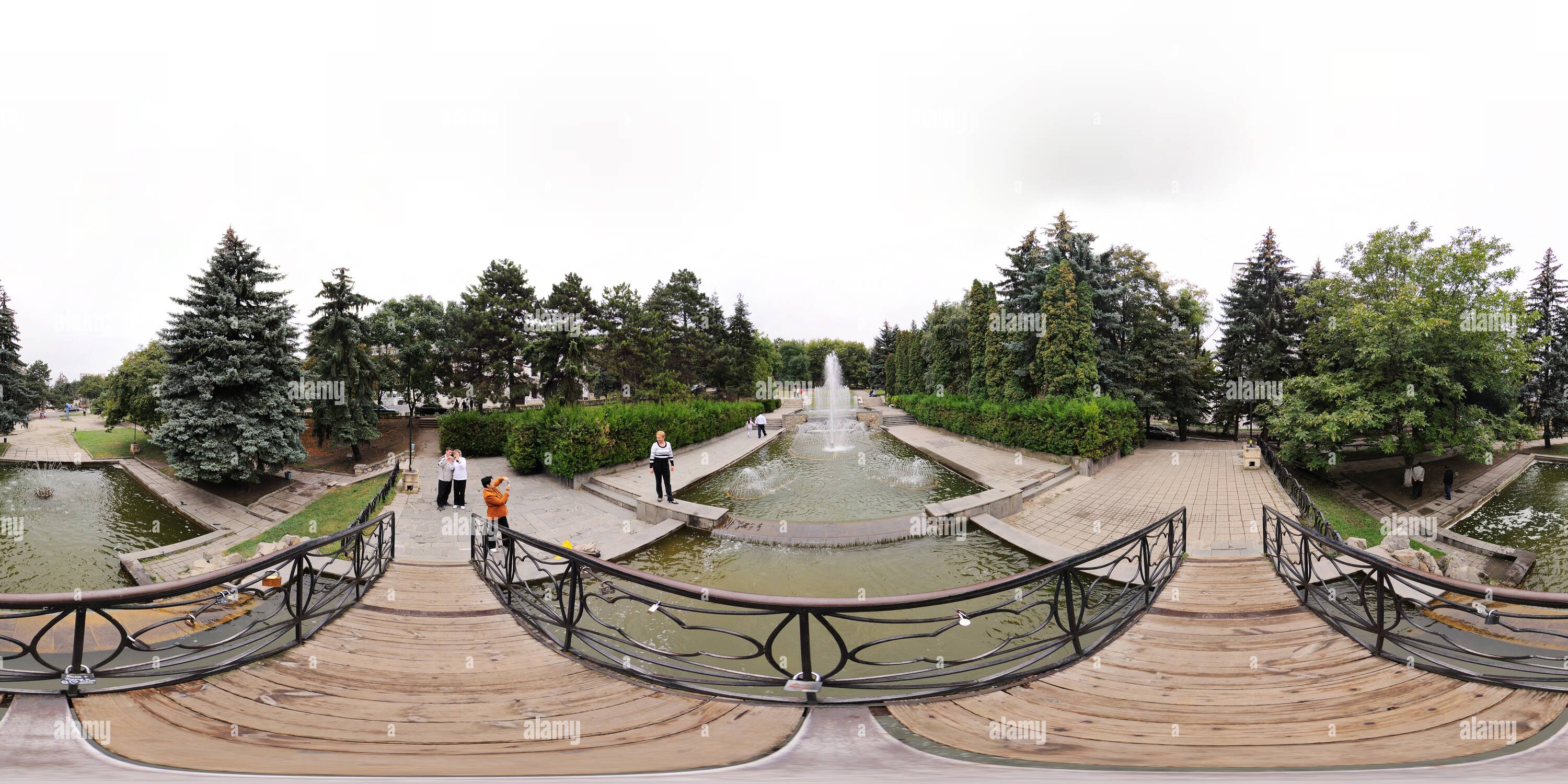 360° view of Fountain near sanatory Tarhany - Alamy