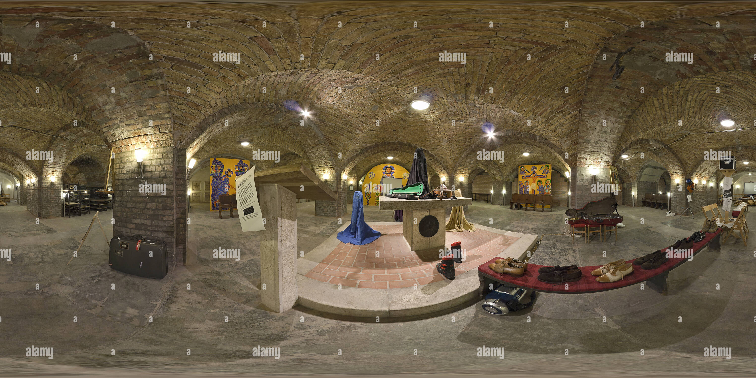 360° view of Saint Gellert artistic festival - crypt exhibition - Alamy