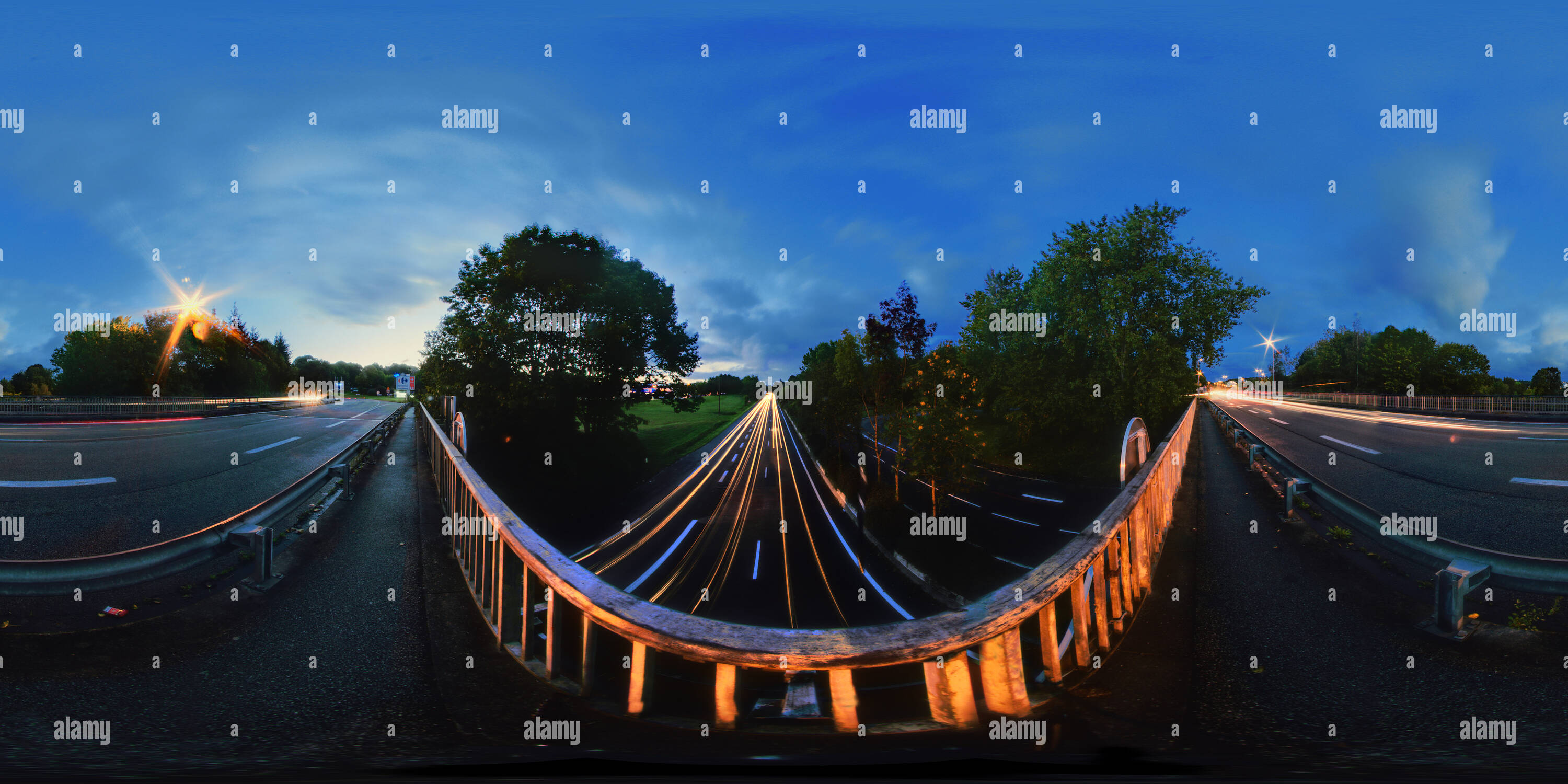 360° view of Crossroads Carrefour Quimper - Alamy