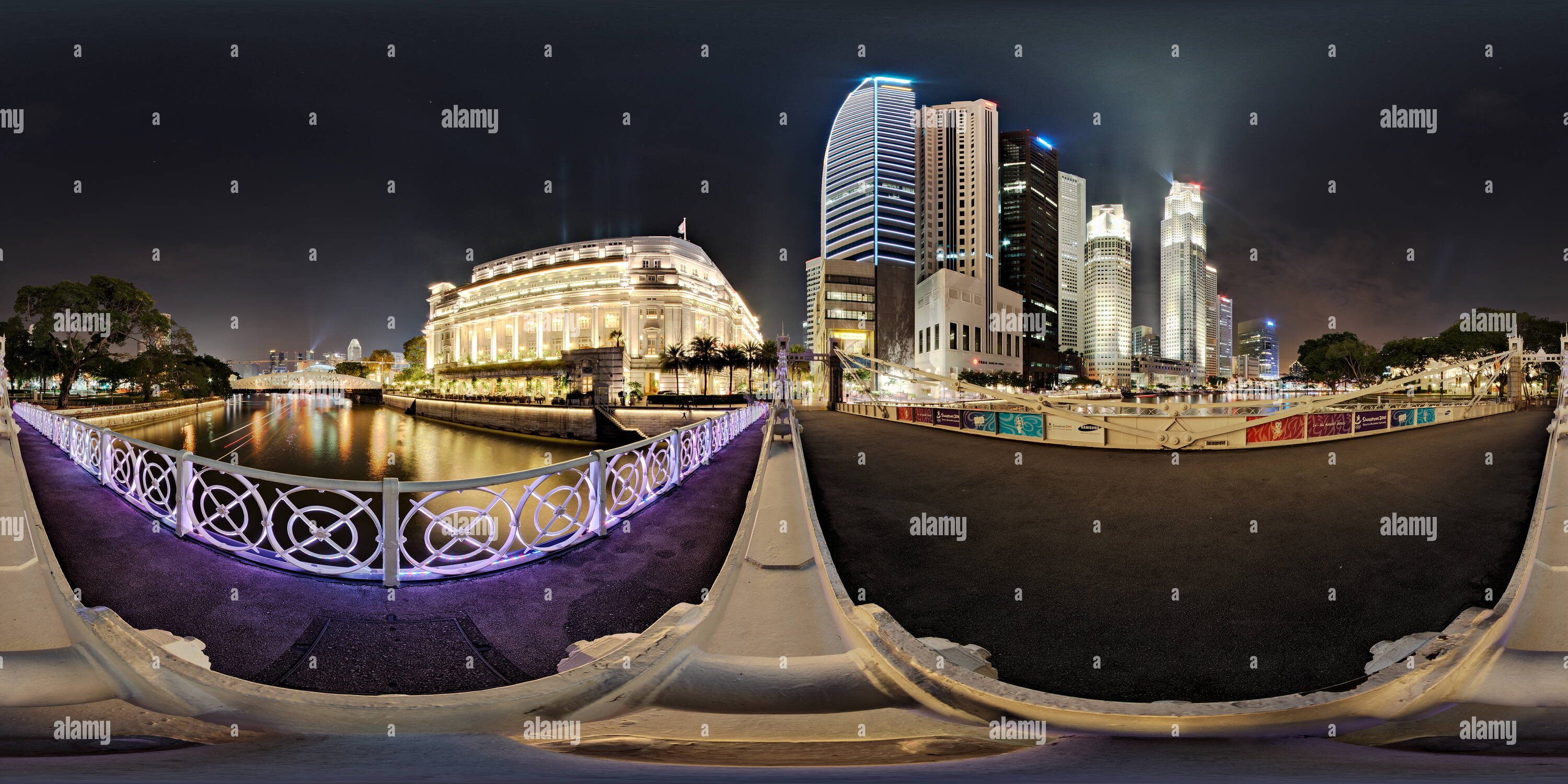 360° view of Cavenagh Bridge, Singapore - Alamy