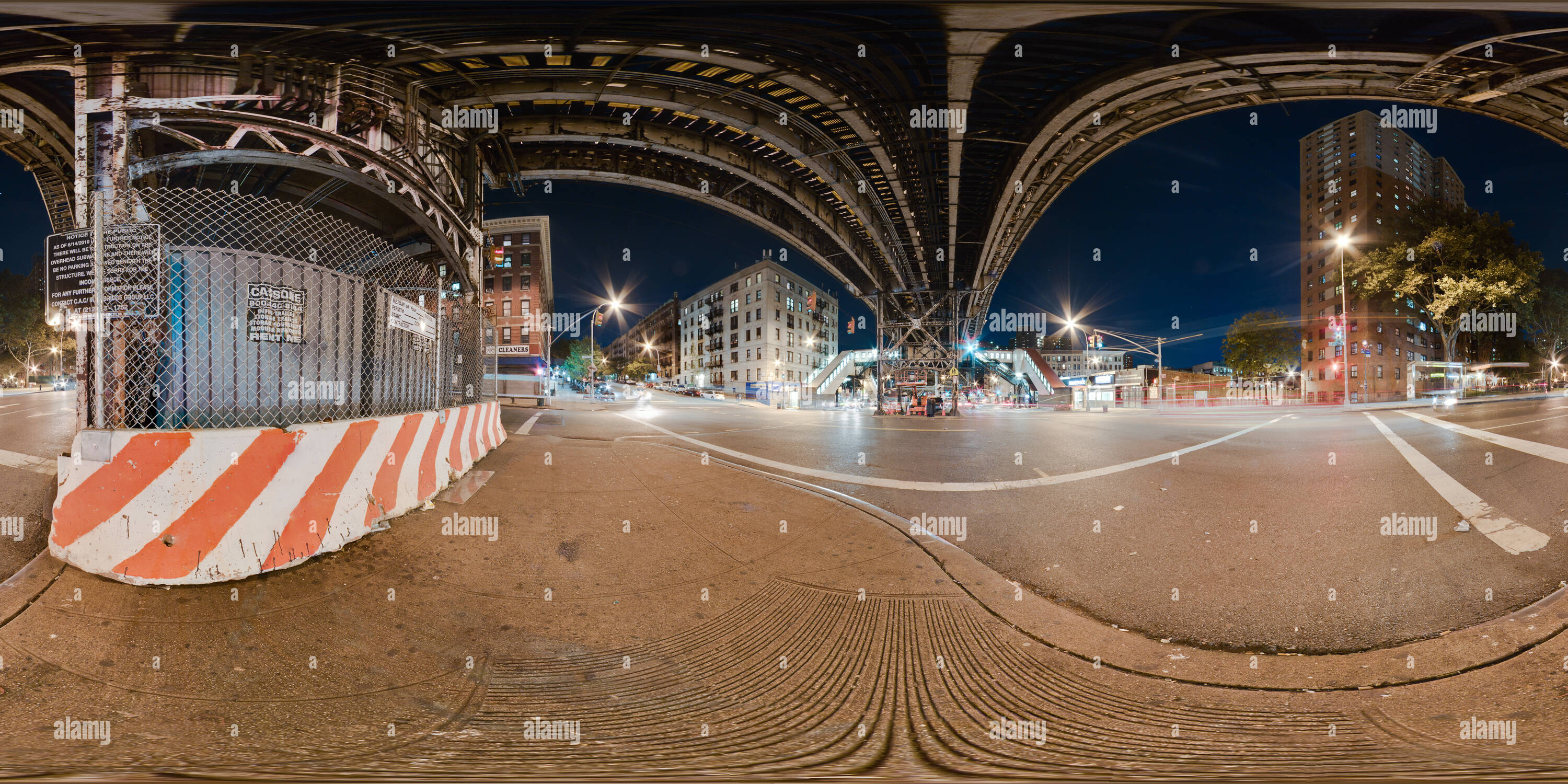 360° view of Under the subway-bridge, Broadway, 125th - Alamy