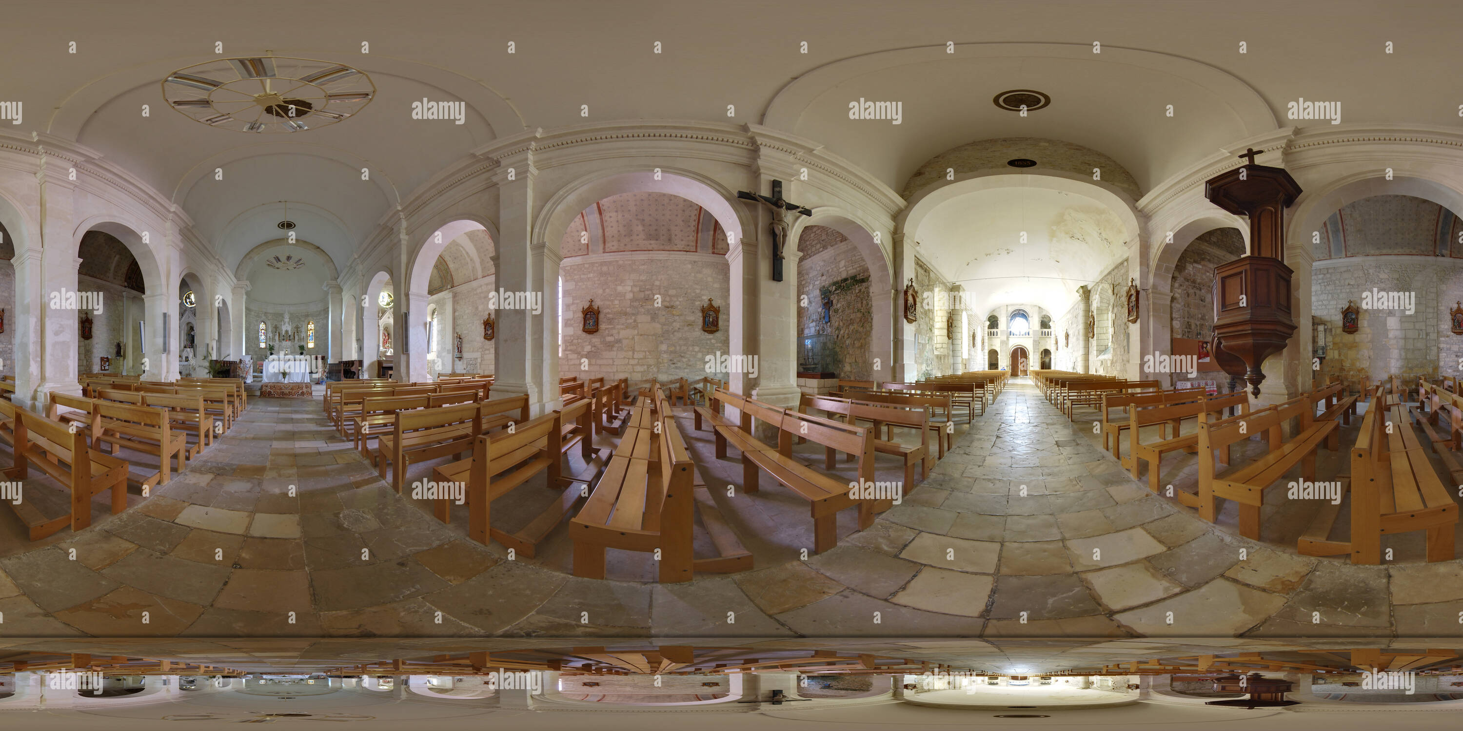360° view of Nef de l'église de Saint-Denis-d'Oléron - France - Alamy