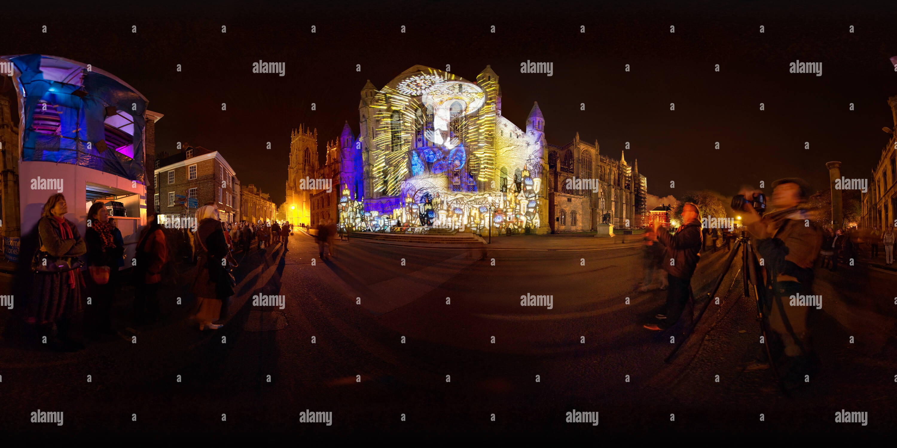 360° view of York Minster Light Show - Alamy