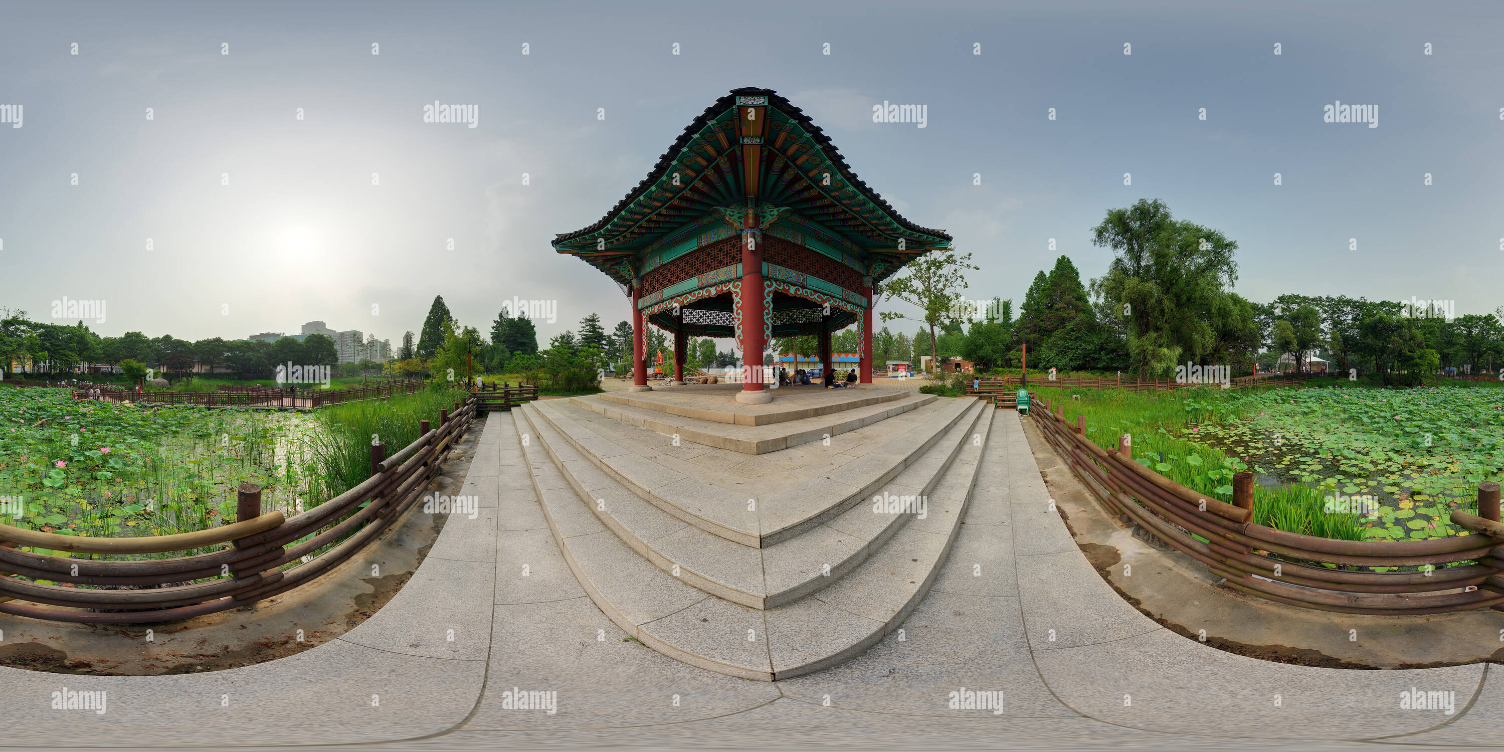 360° view of Ecological pathway in Children's Grand Park - Alamy