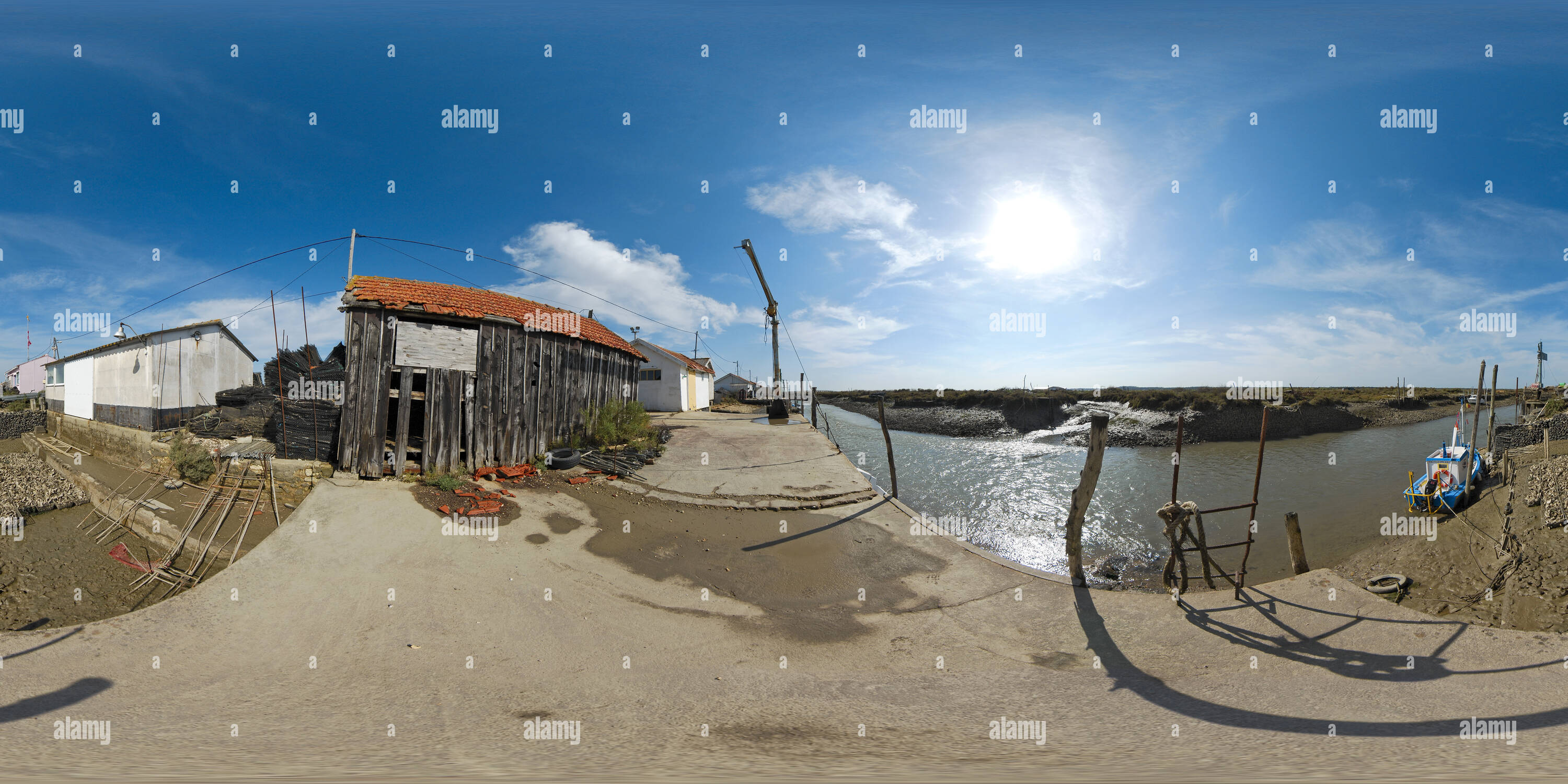 360° view of Le chenal d'Ors et ses cabanes - France - Alamy