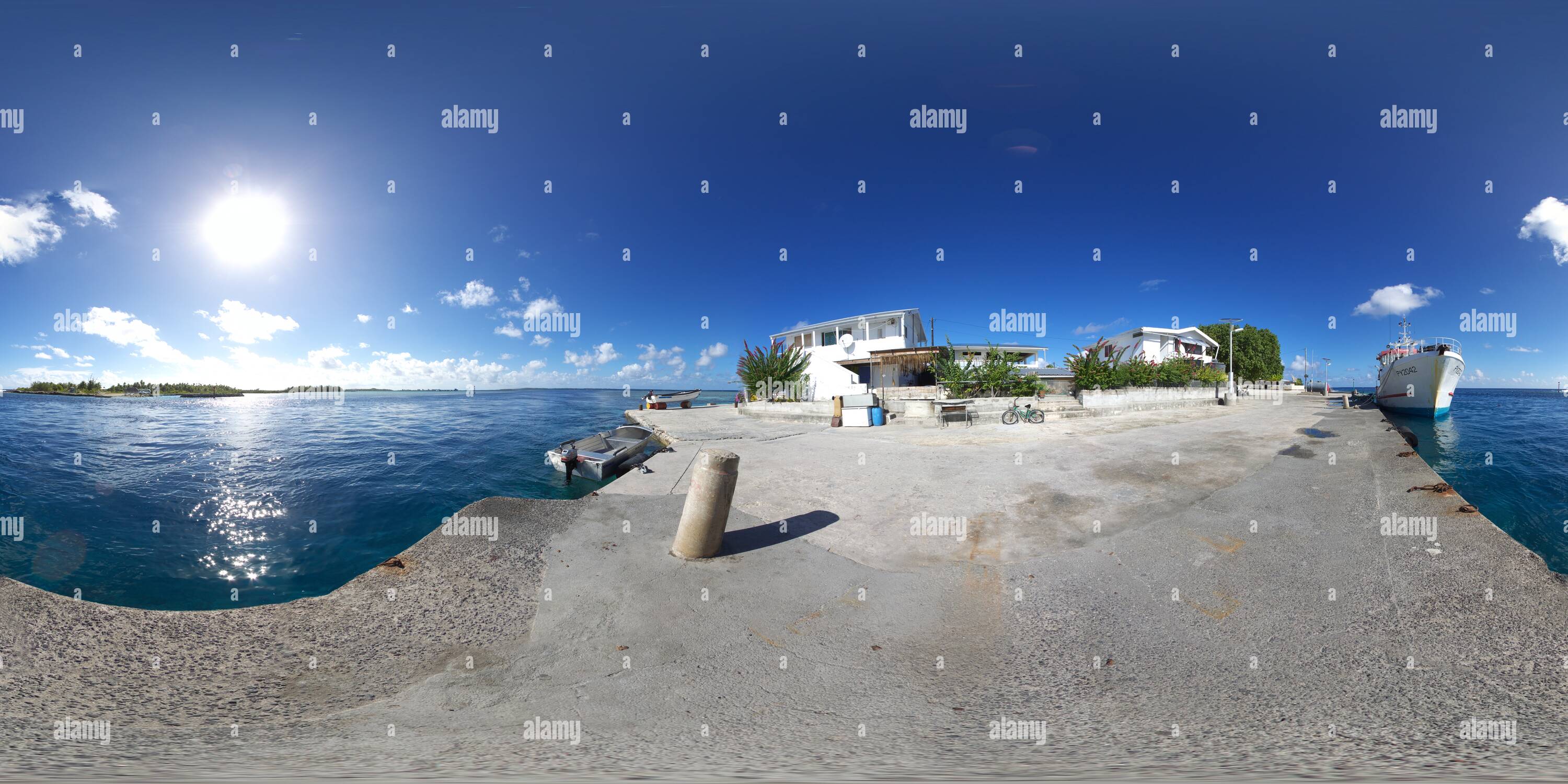 Manihi atoll hi-res stock photography and images - Alamy