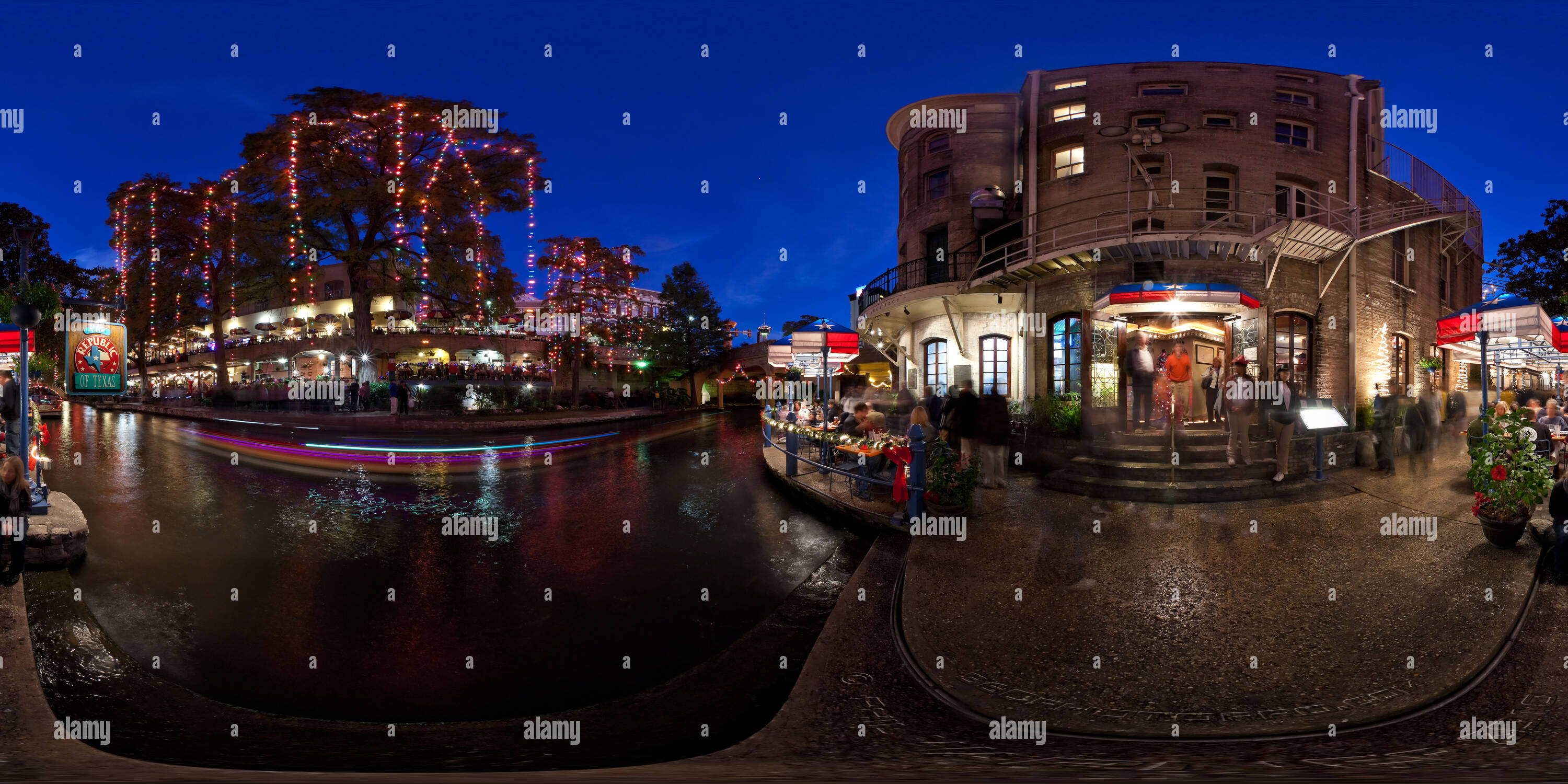 San antonio riverwalk christmas hi-res stock photography and images - Alamy