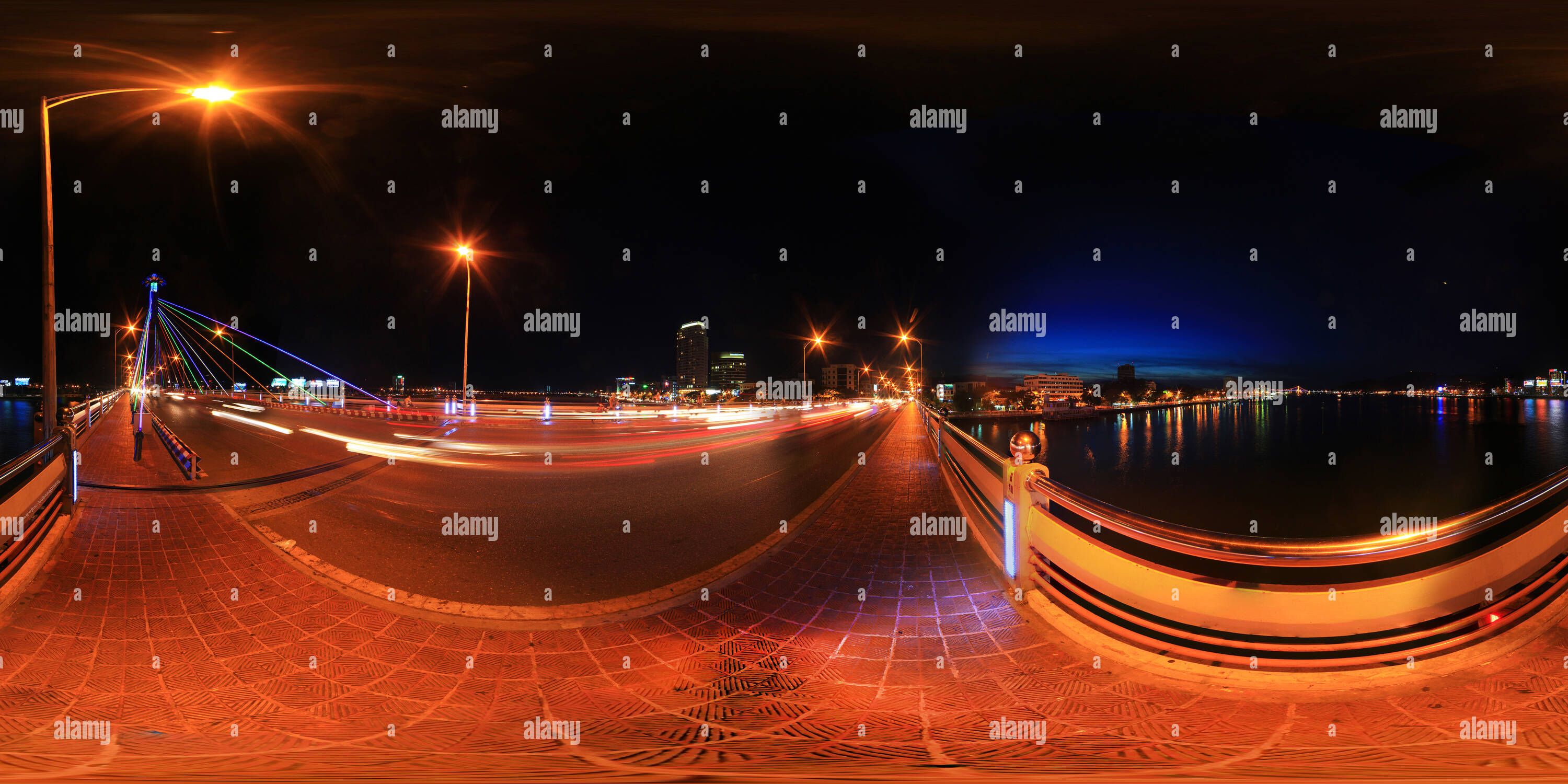 360° view of Han River Bridge At Night - Alamy