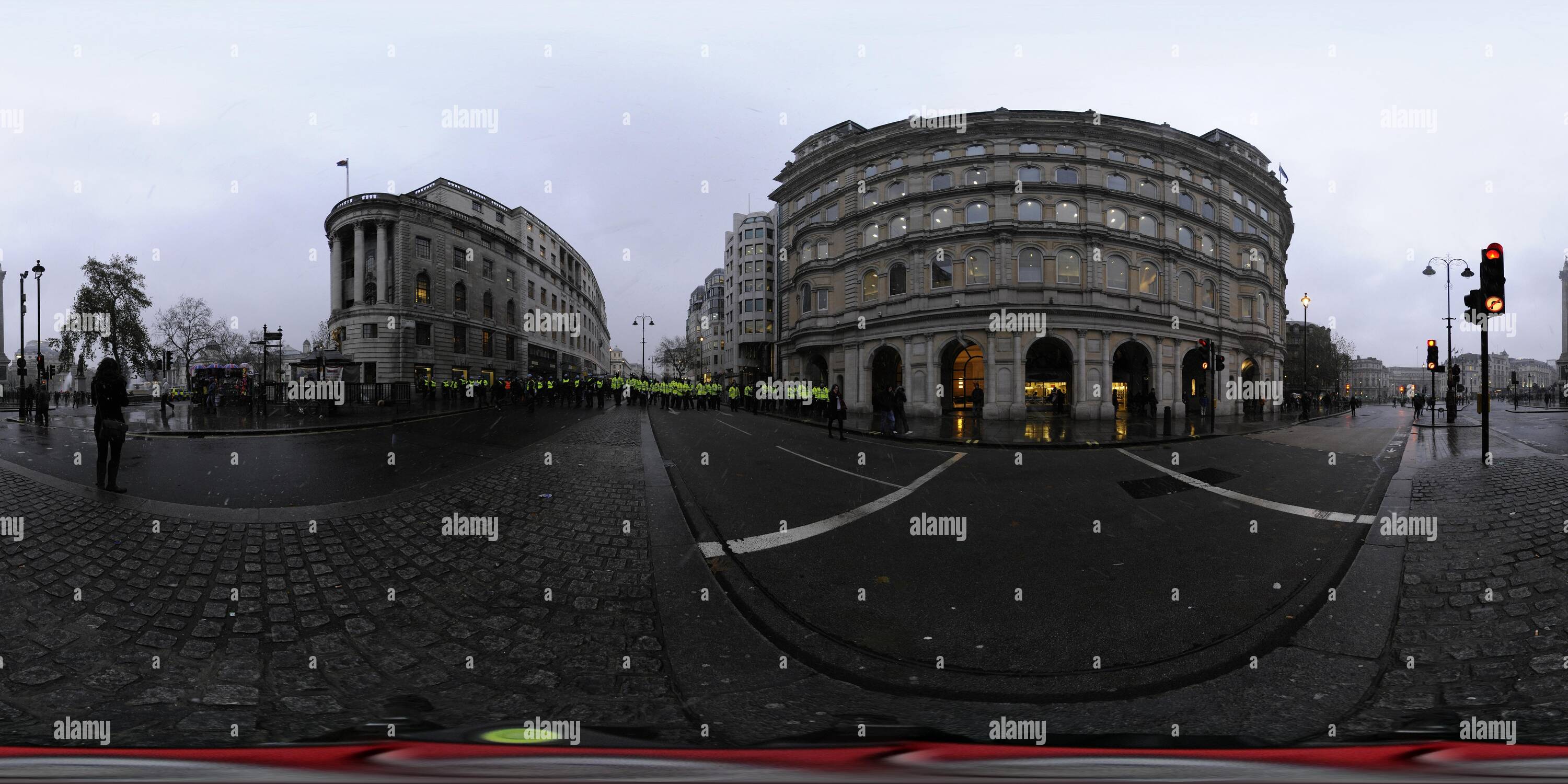 360° view of Nov 30 demo police lines 1 - Alamy