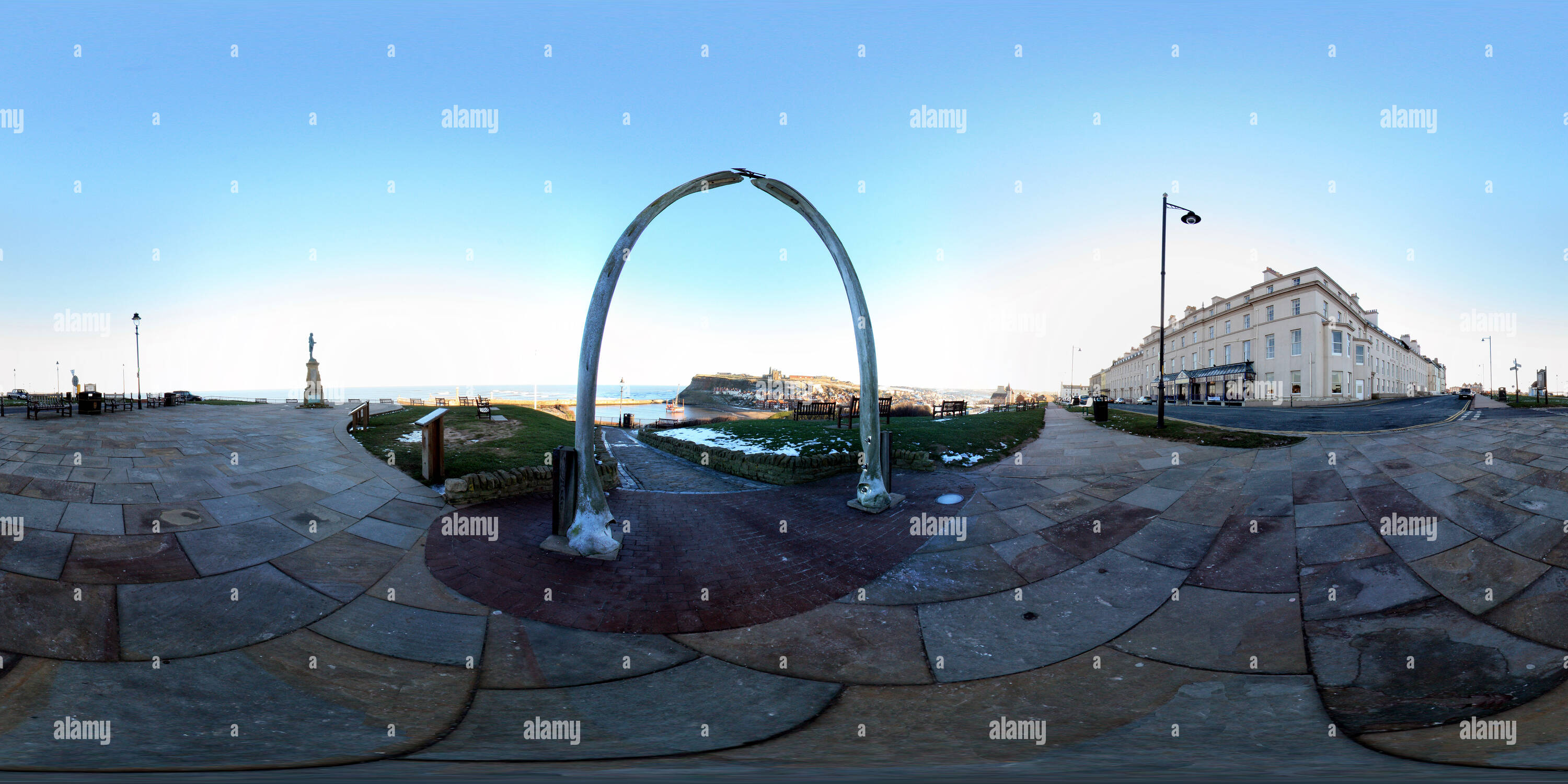 360° view of The West Cliff, Whitby, North Yorkshire - Alamy