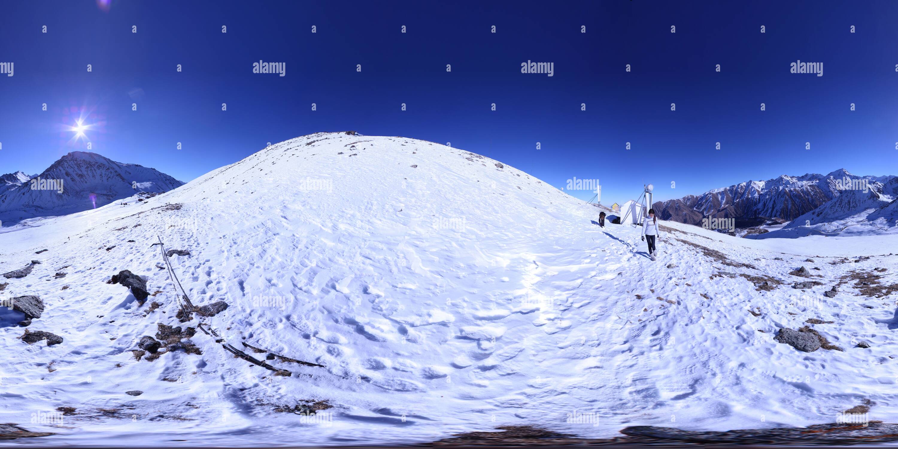 360° view of The mountains and the sun - Alamy