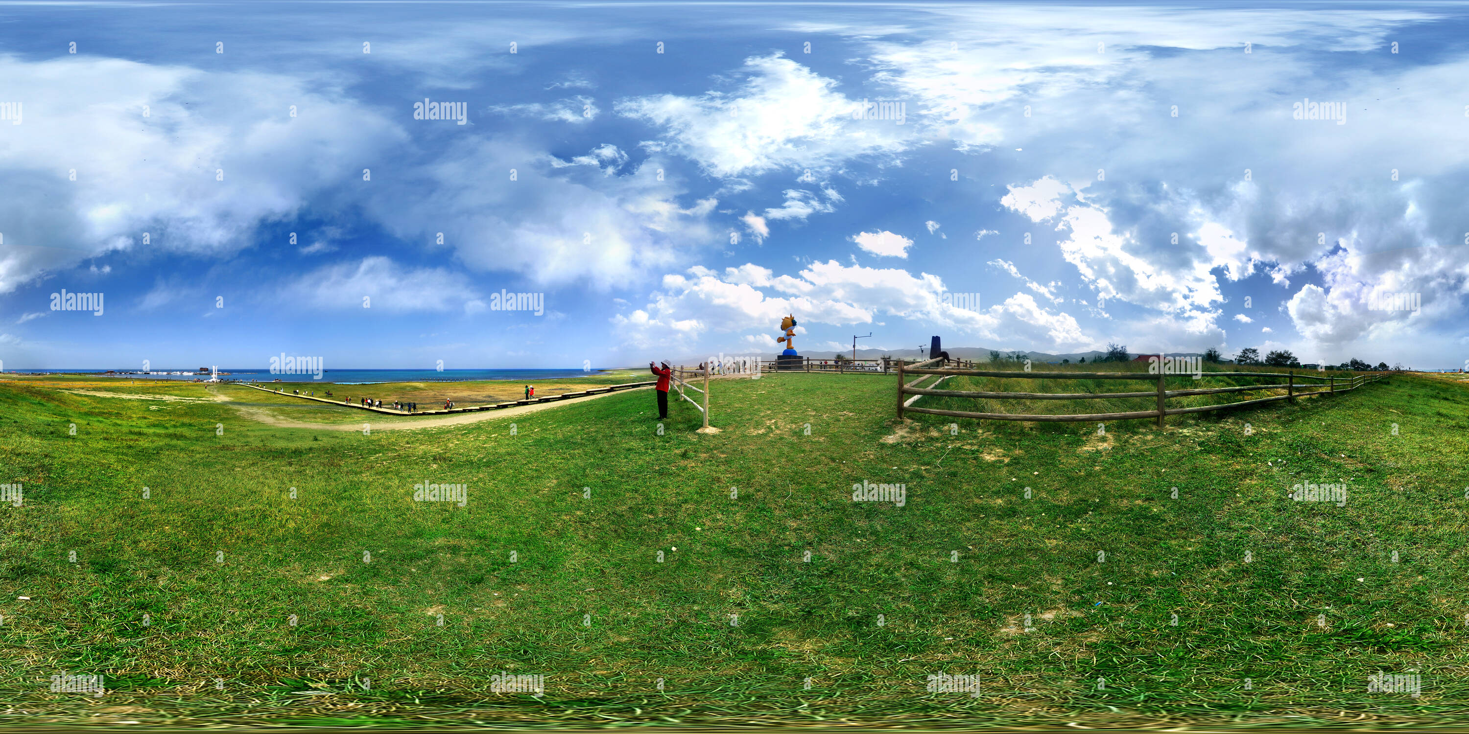 360° view of the blue Qinghai Lake 2 qinghai xining - Alamy