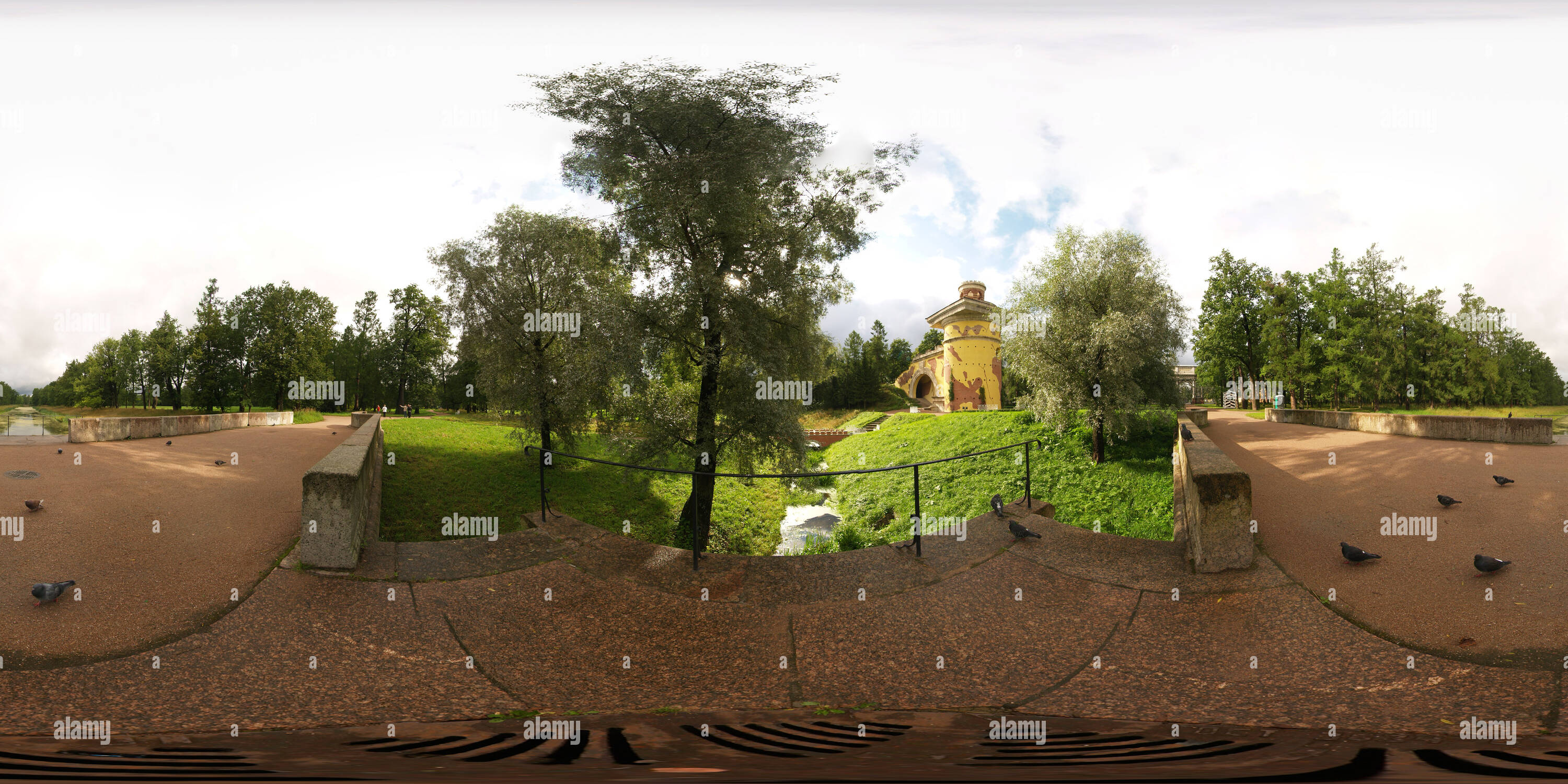 360° view of Tsarskoye Selo, south-west entrance - Alamy