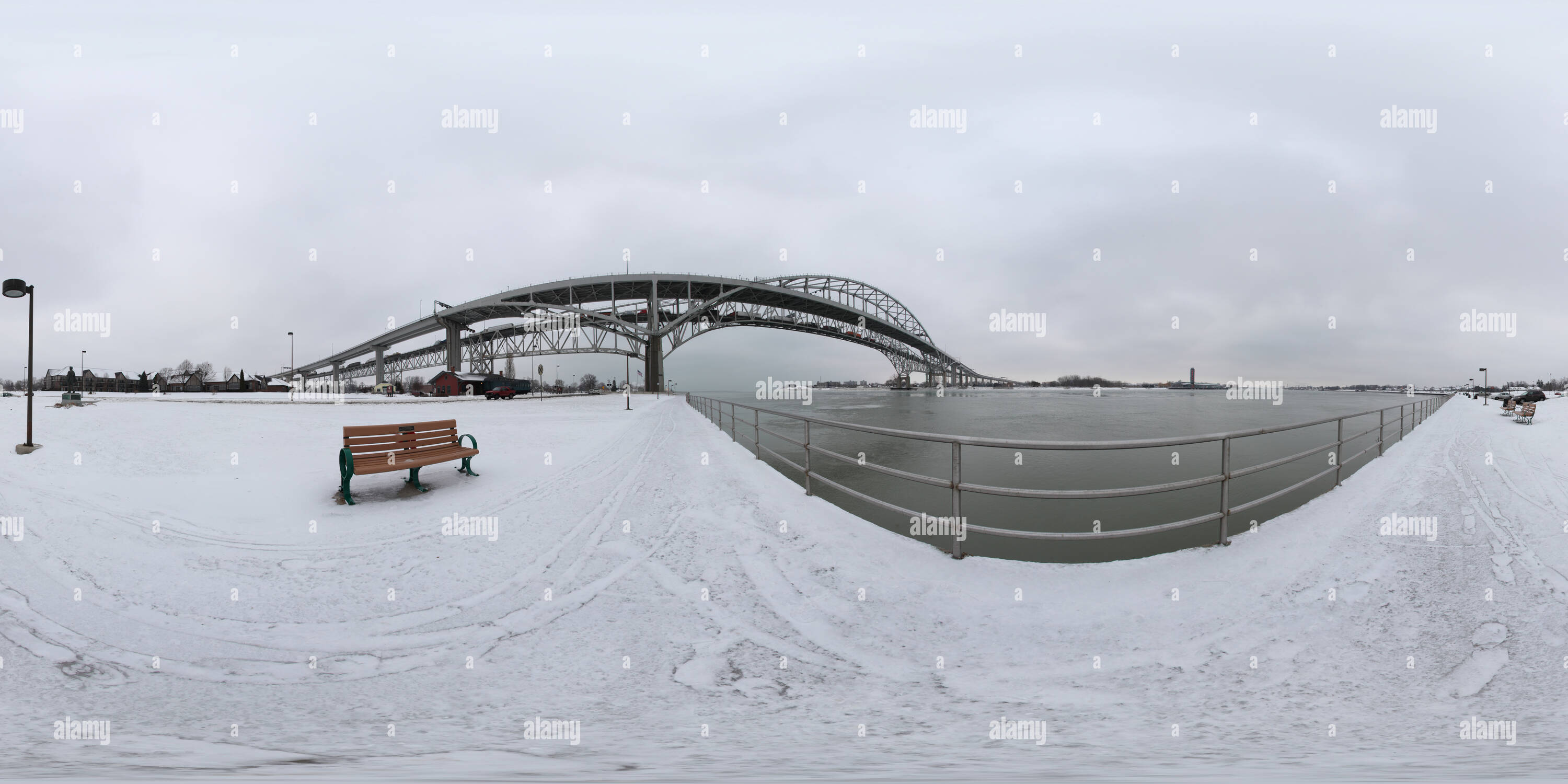 360° view of Blue Water Bridge - Alamy