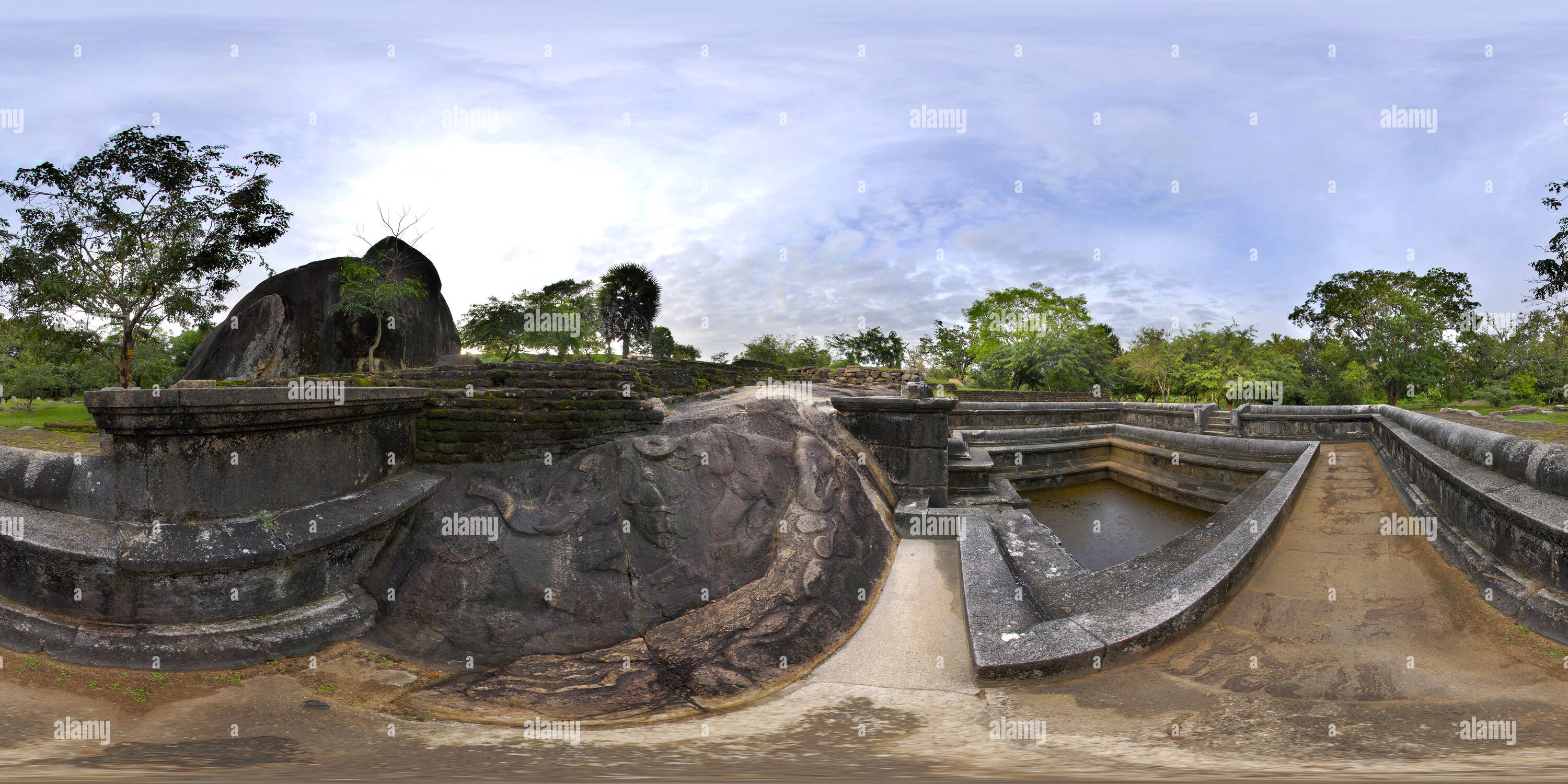 360° view of Bawa Chakrya, Anuradhapura, Sri Lanka - Alamy