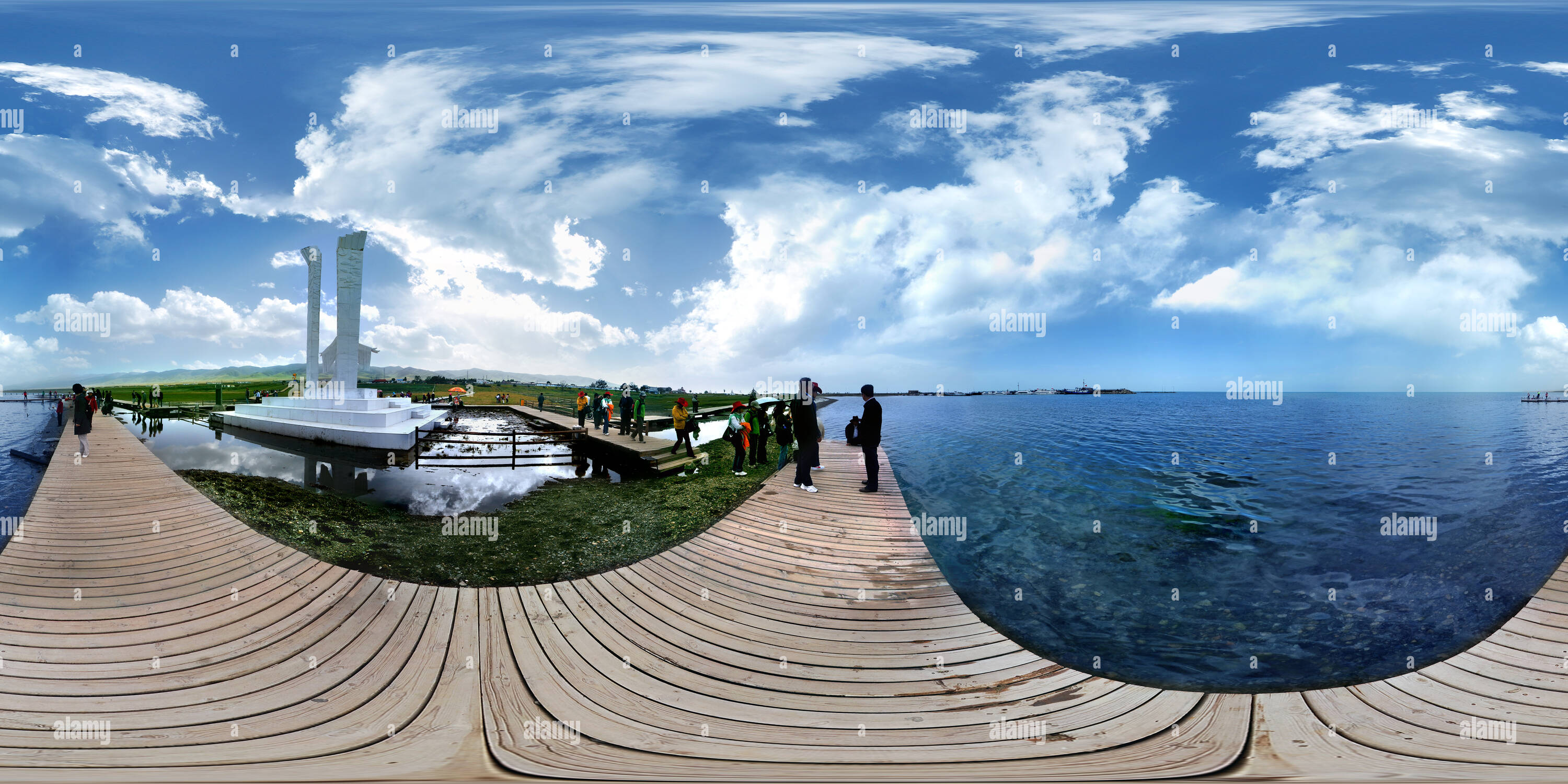 360° view of the blue Qinghai Lake 2 xining qinghai - Alamy