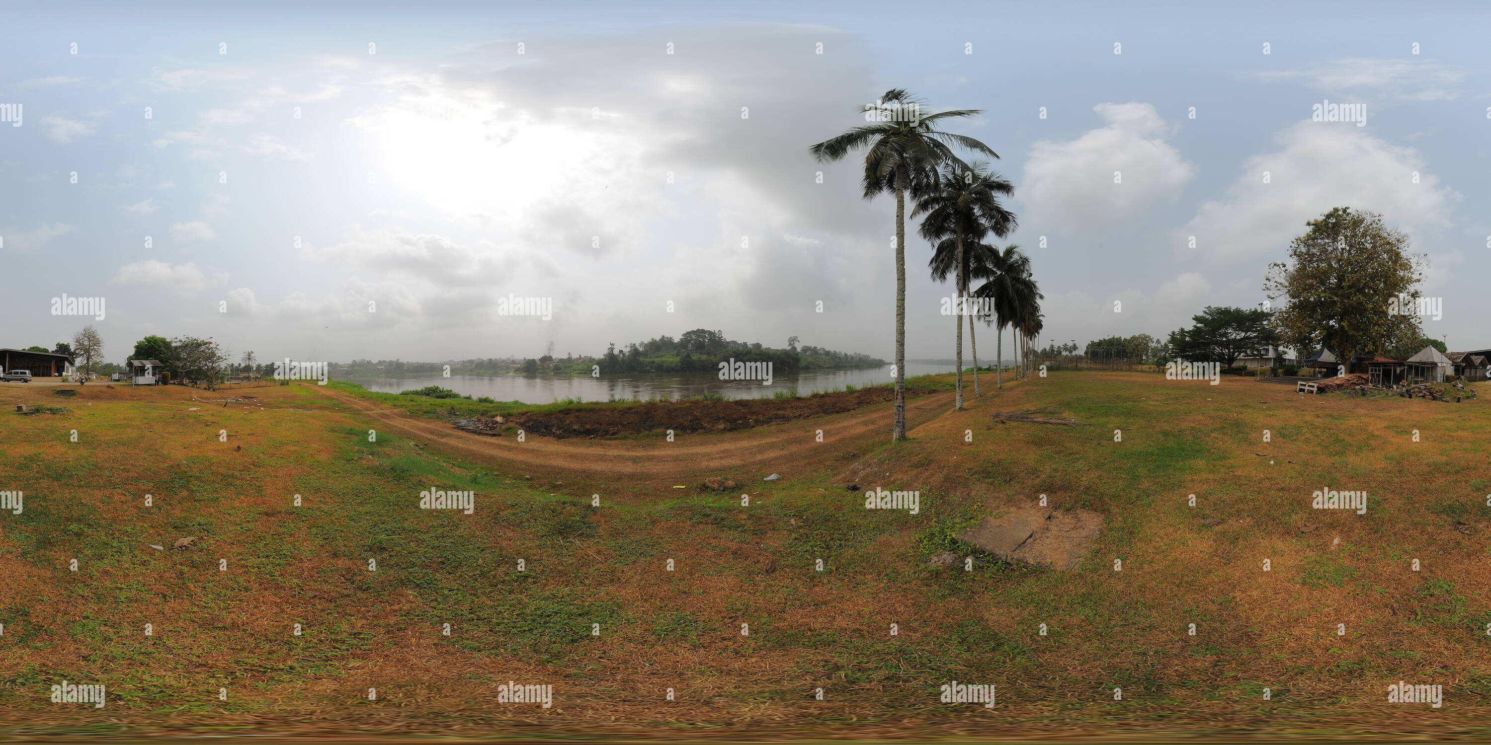 360° view of Sanaga River, Cameroon - Alamy