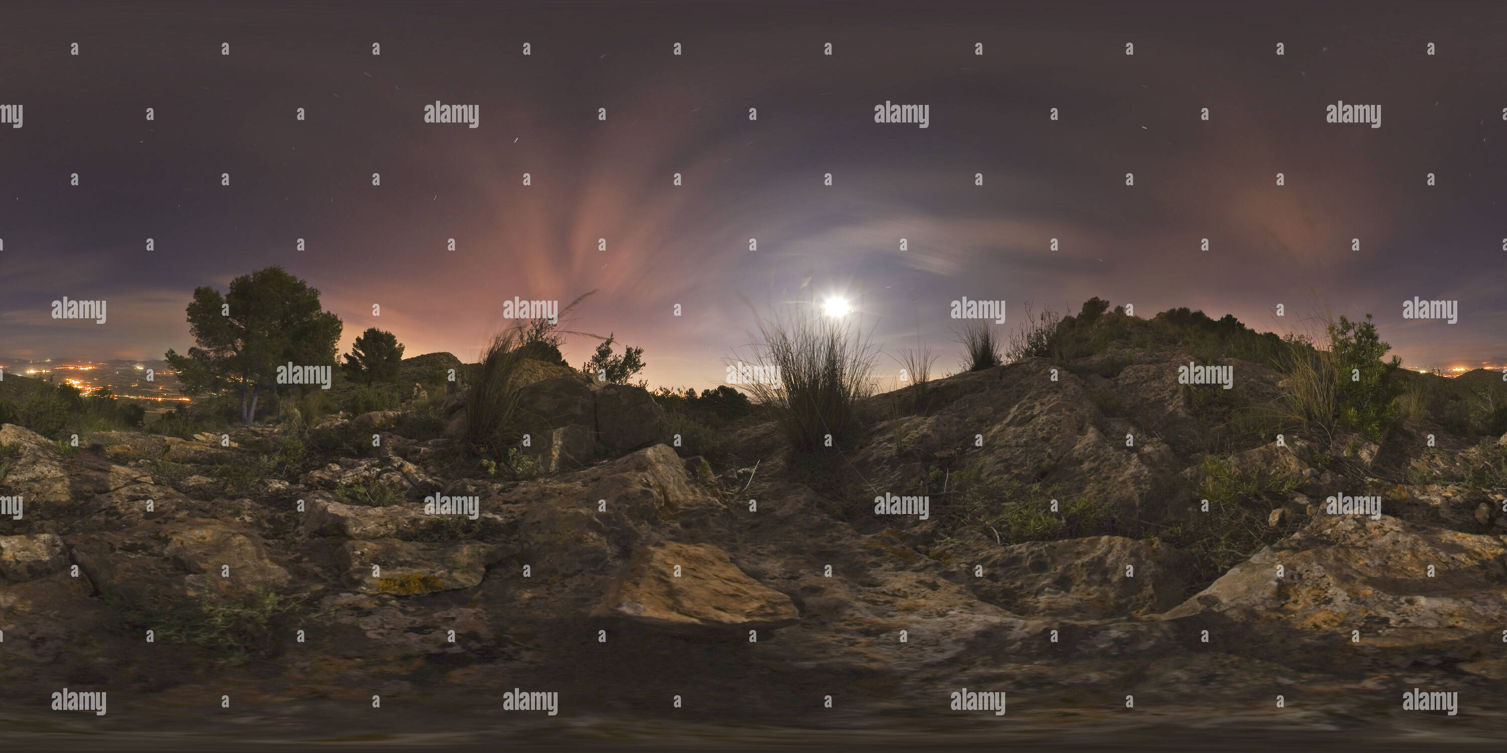 360° view of Hicking Leja Millamon: moonlight - Alamy