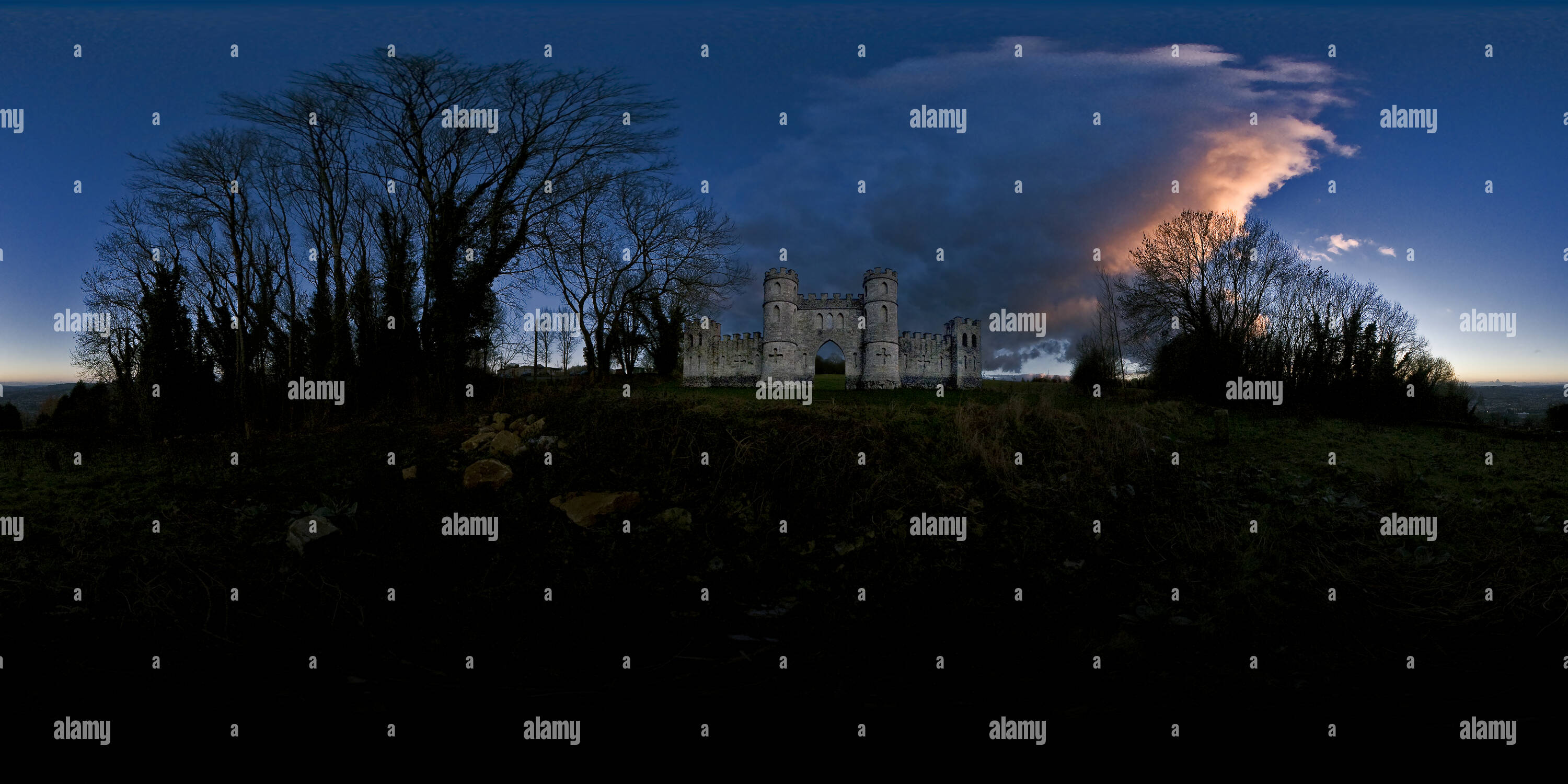 360° view of Sunset at Sham Castle, Bath. VR - Alamy