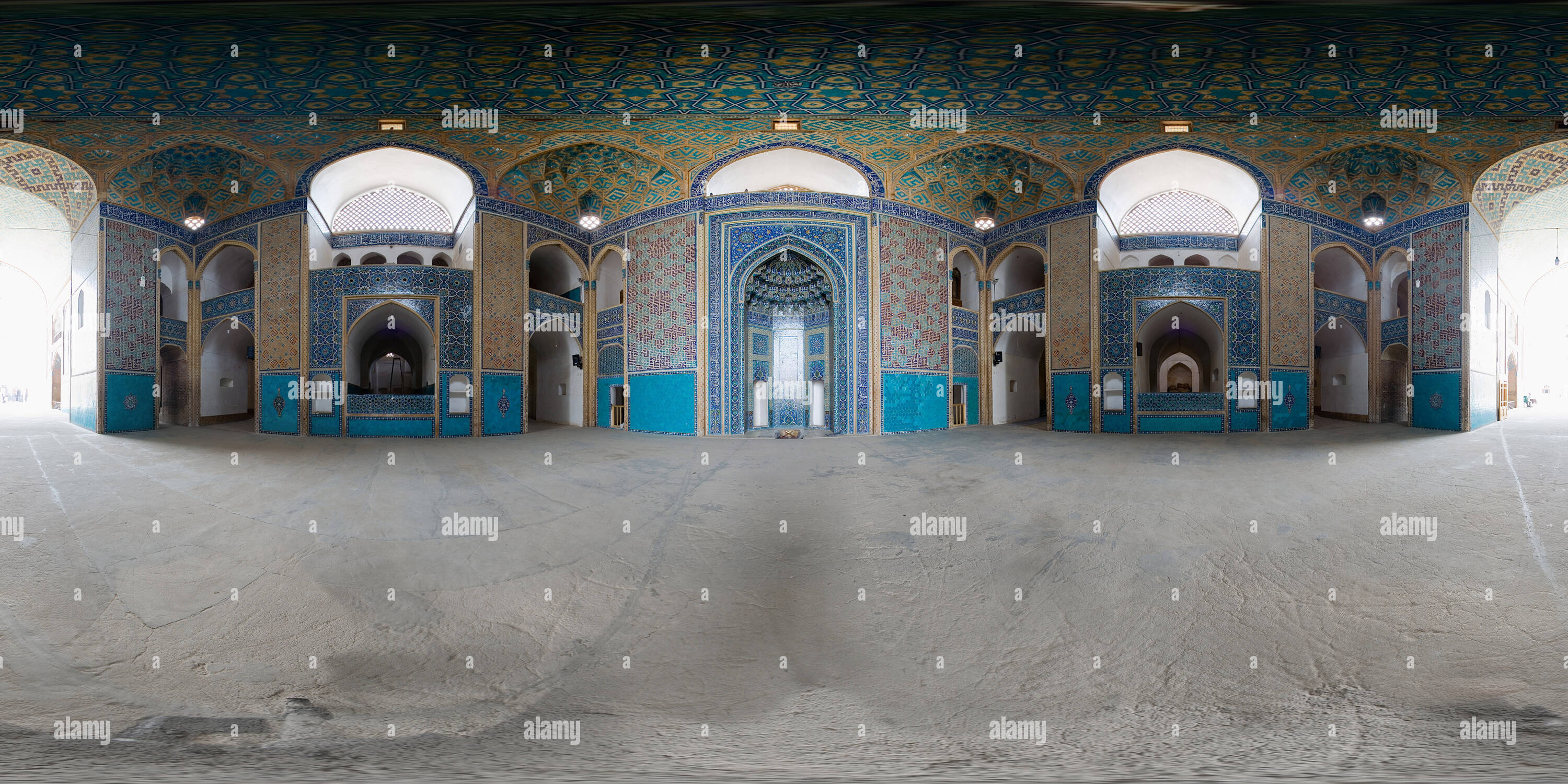 360° view of jāmeh mosque of yazd - Alamy