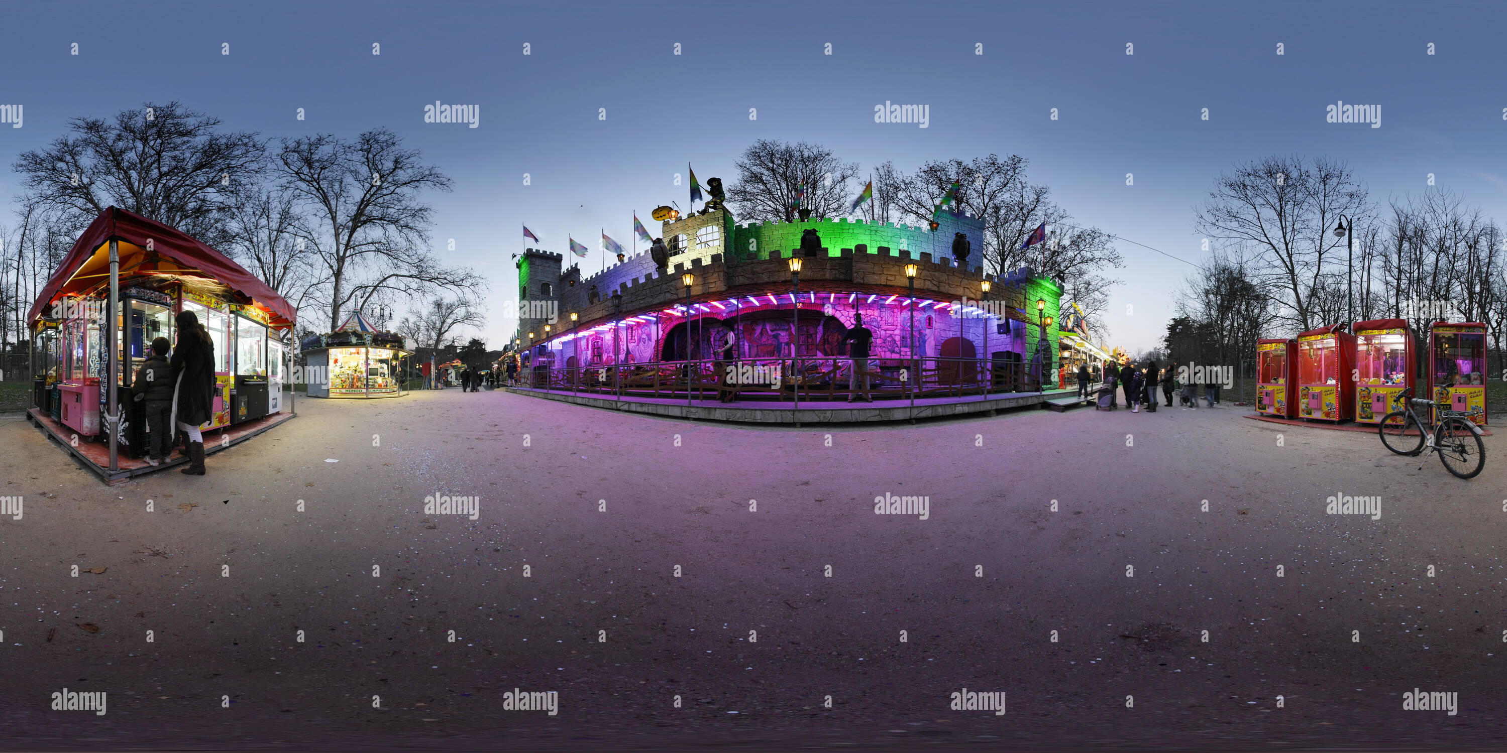 360° view of Luna Park by Night - Alamy