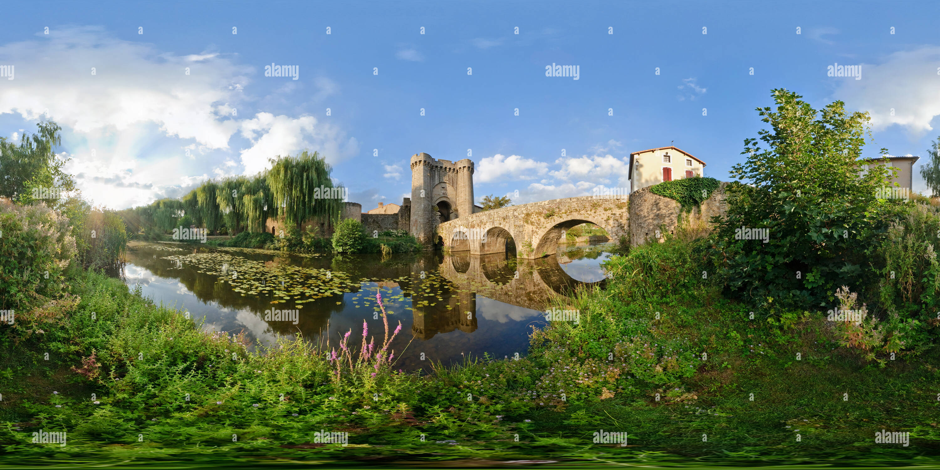 Parthenay hi-res stock photography and images - Alamy