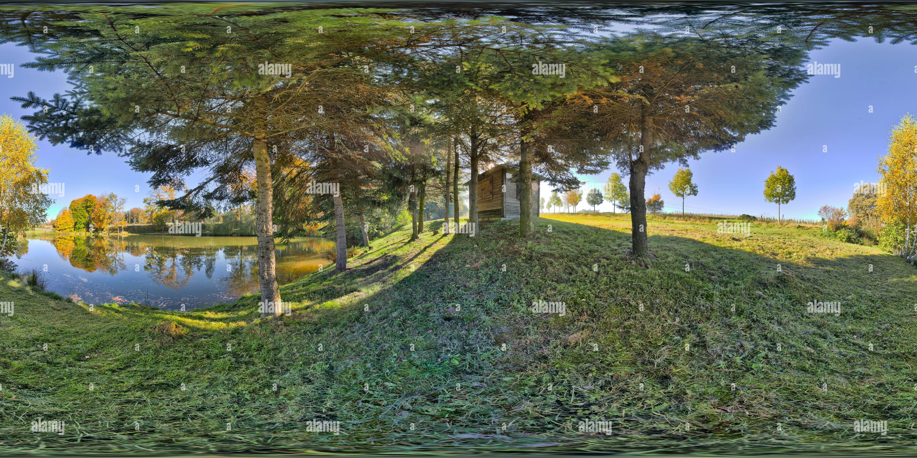 360° view of Pond in autumn - Alamy