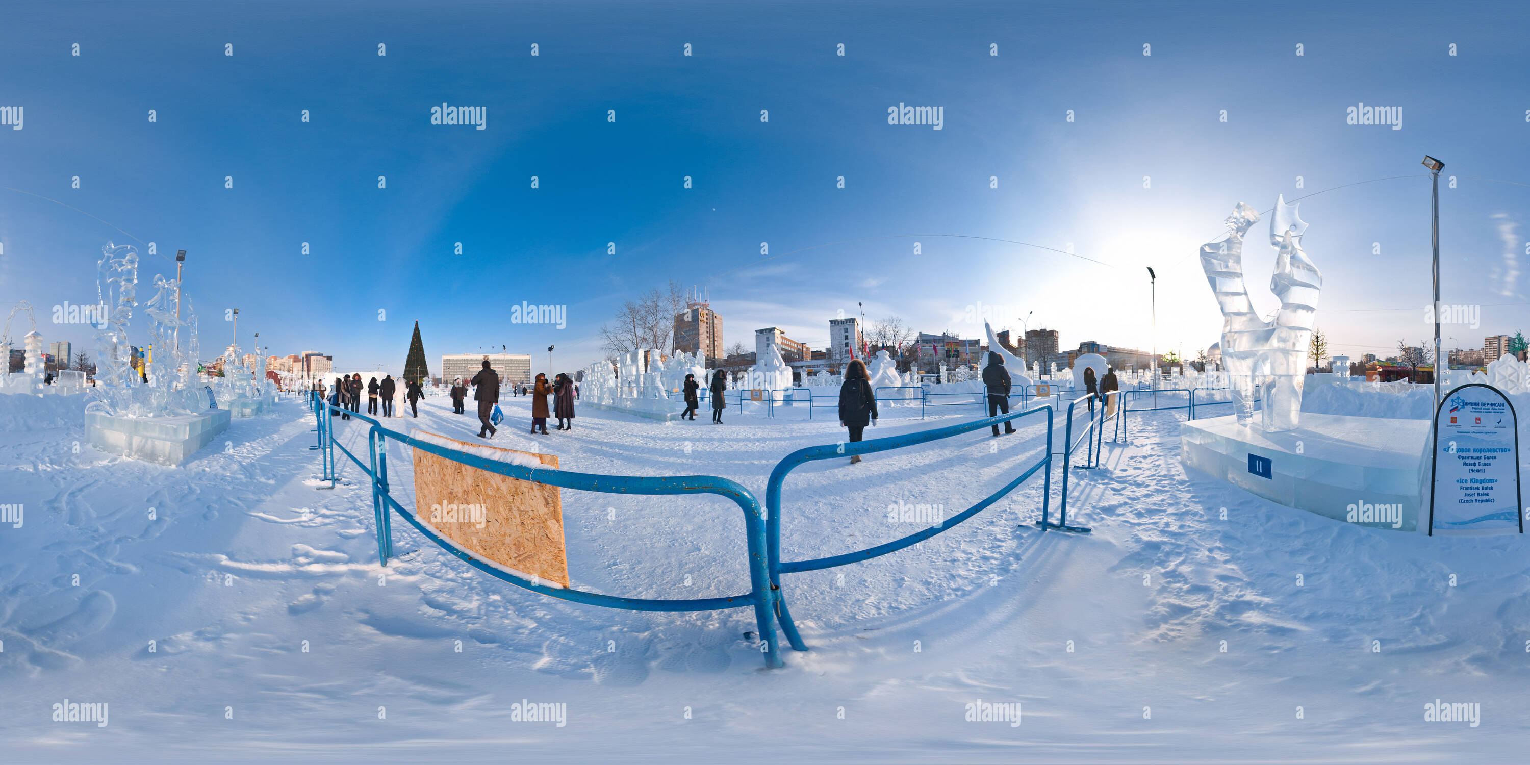 360° view of Ice sculpture: Ice Kingdom - Alamy