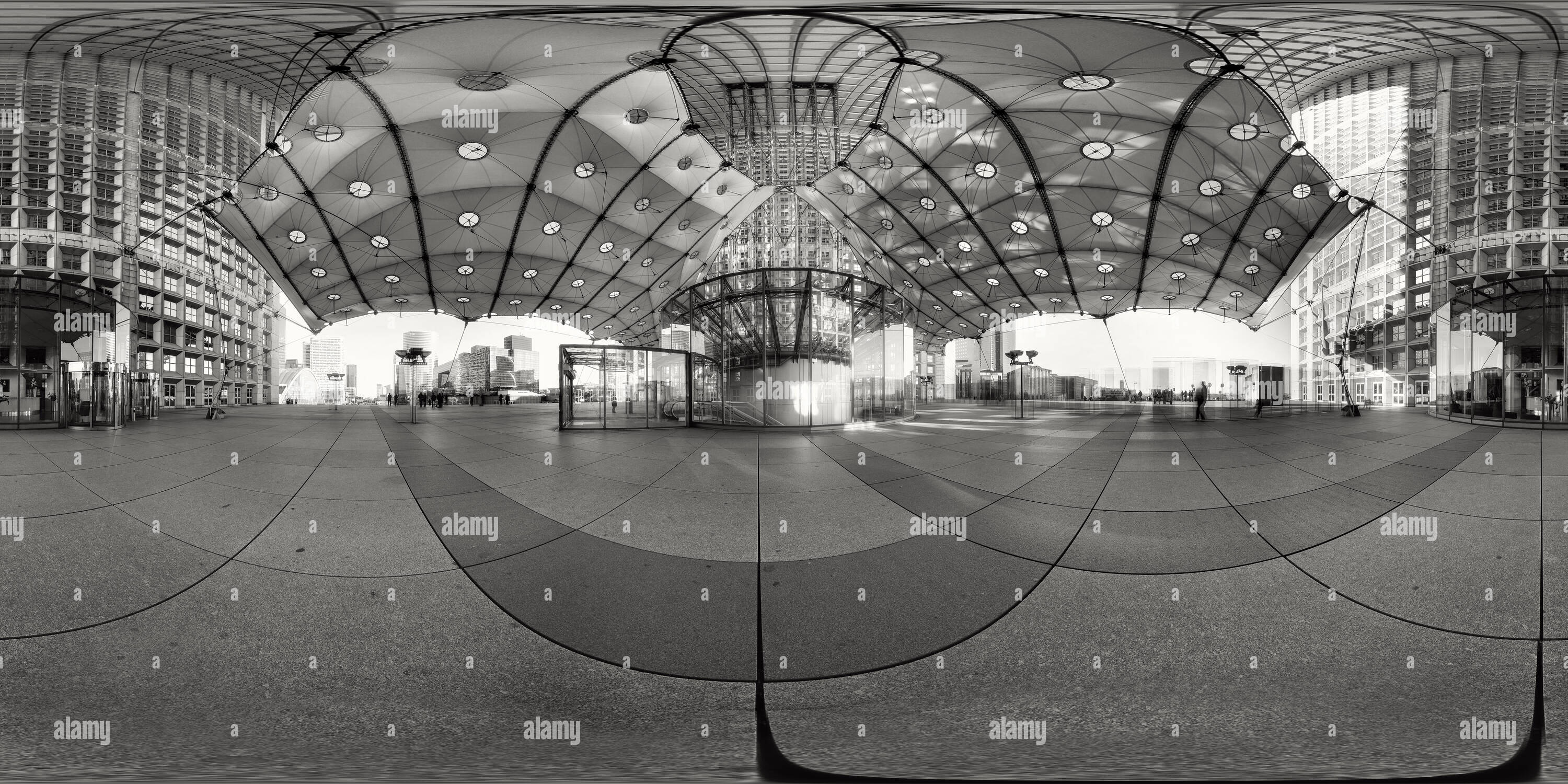 360° view of "La Grande Arche" - Paris, La Défense - Alamy