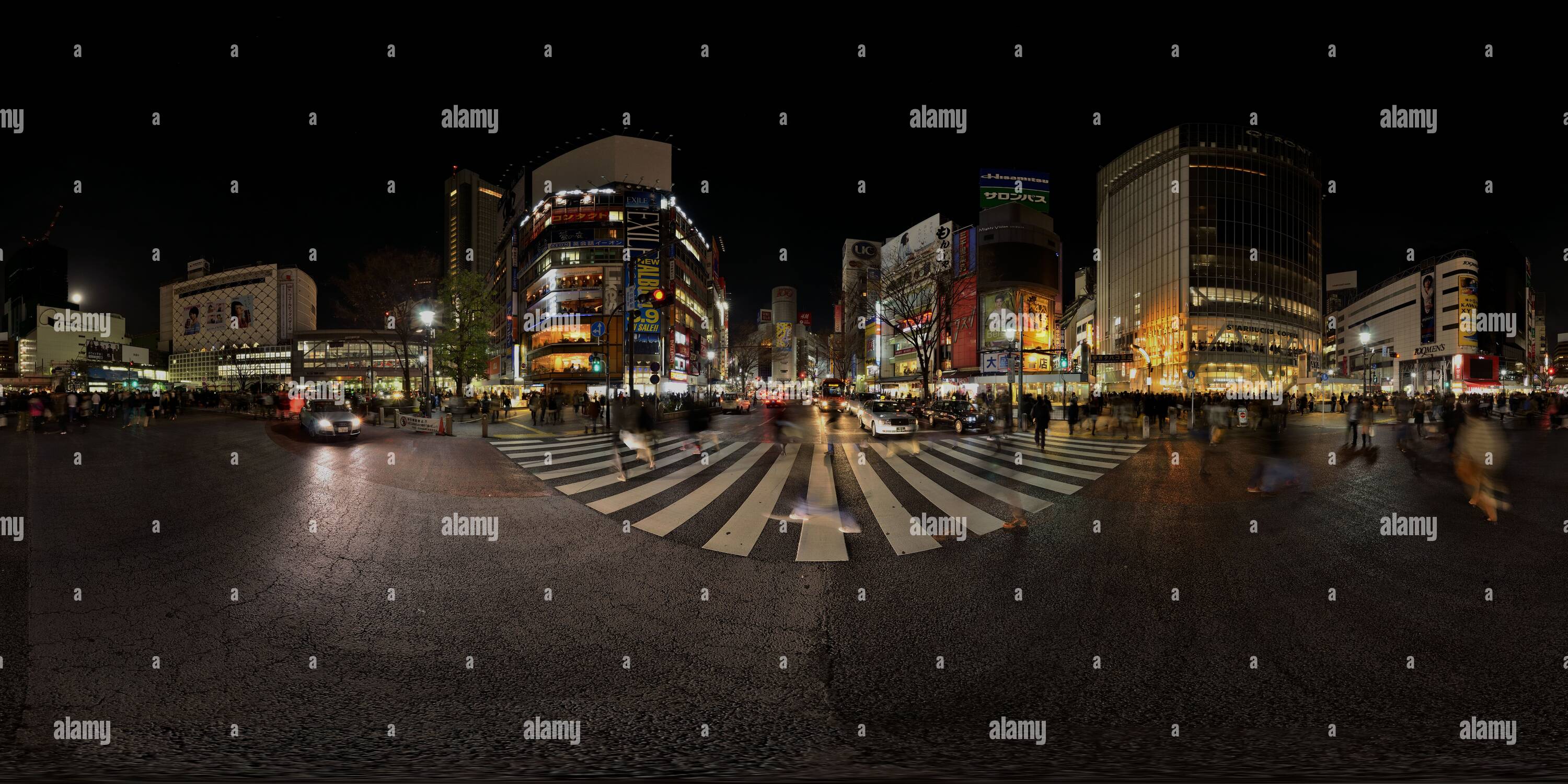 360° view of the night view of Shibuya Station intersection under power ...