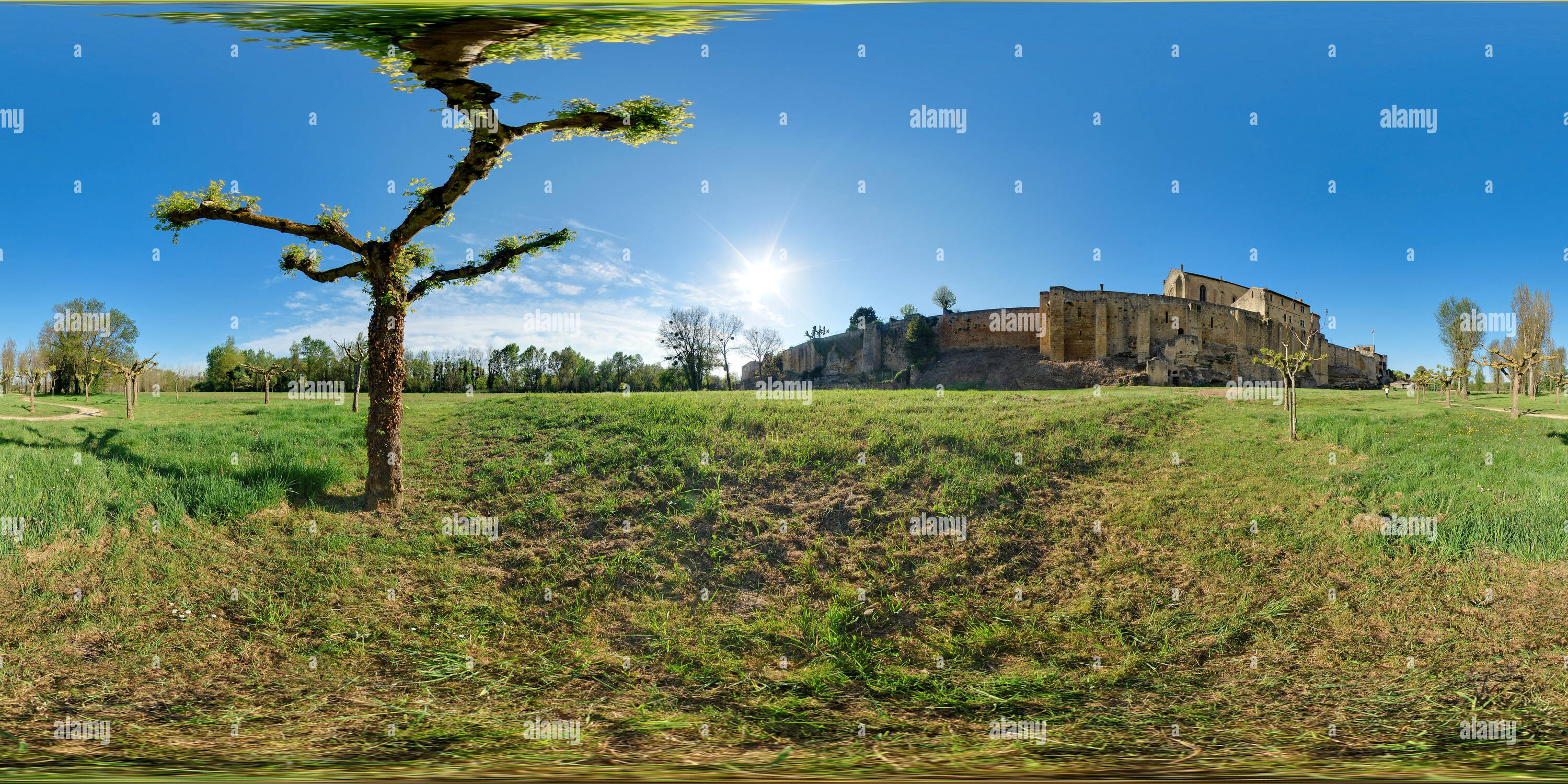 360° view of Remparts de Saint-Macaire - France - Alamy