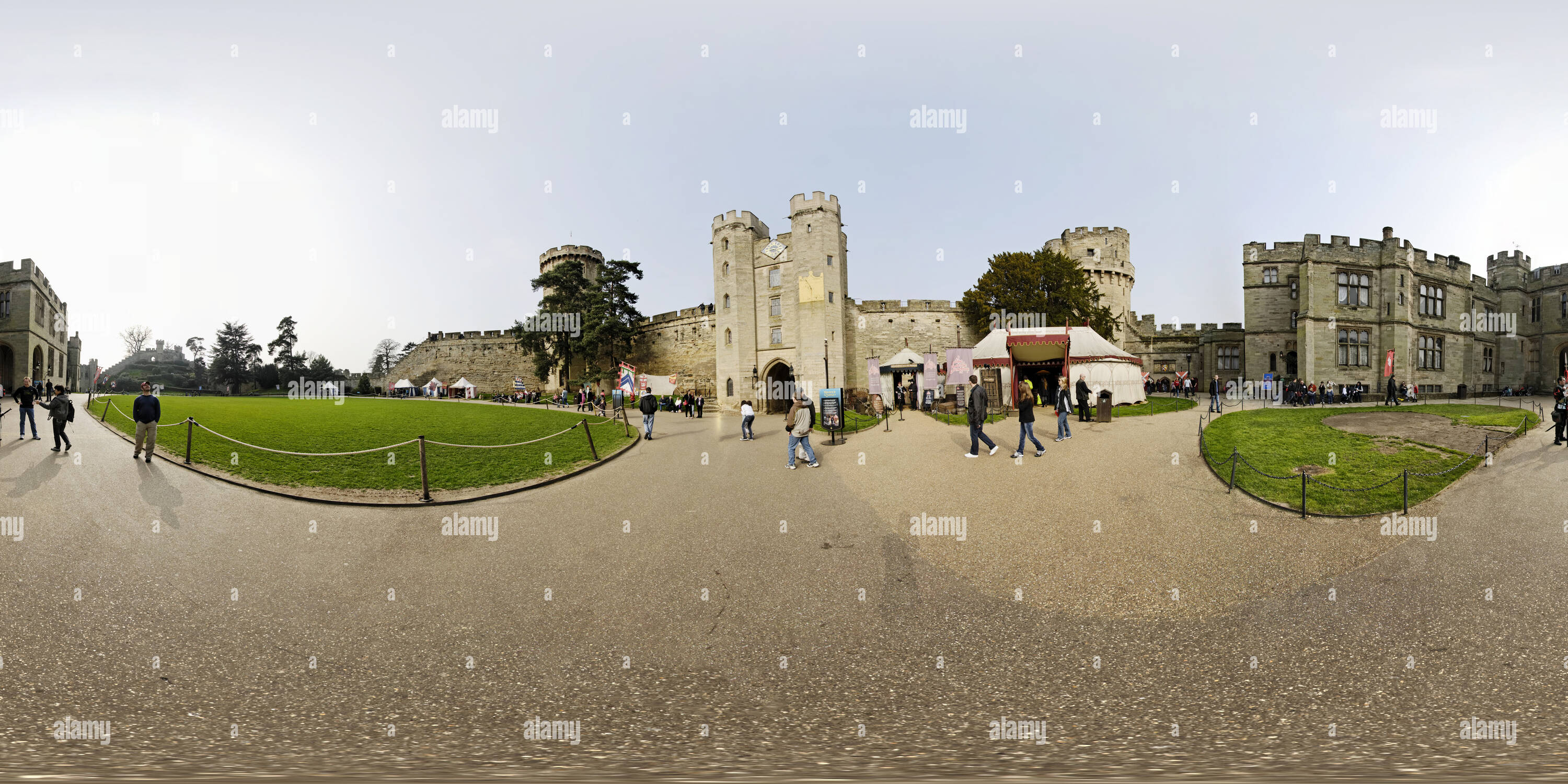 360° view of Warwick Castle Center England - Alamy