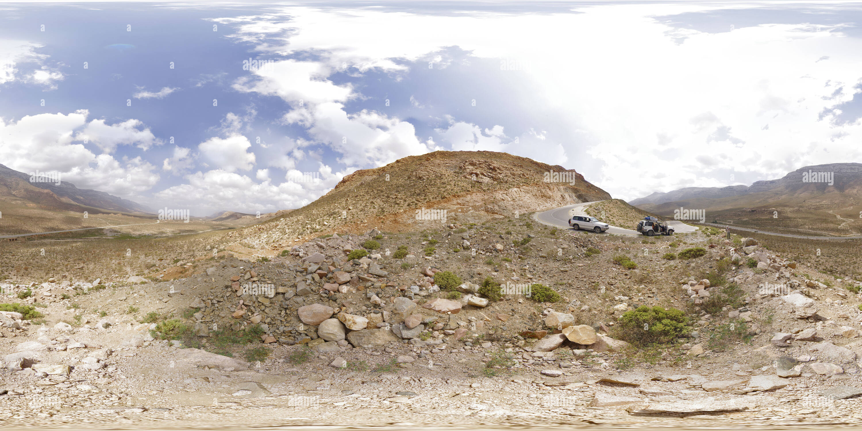 360° view of Turn onto the road - Alamy