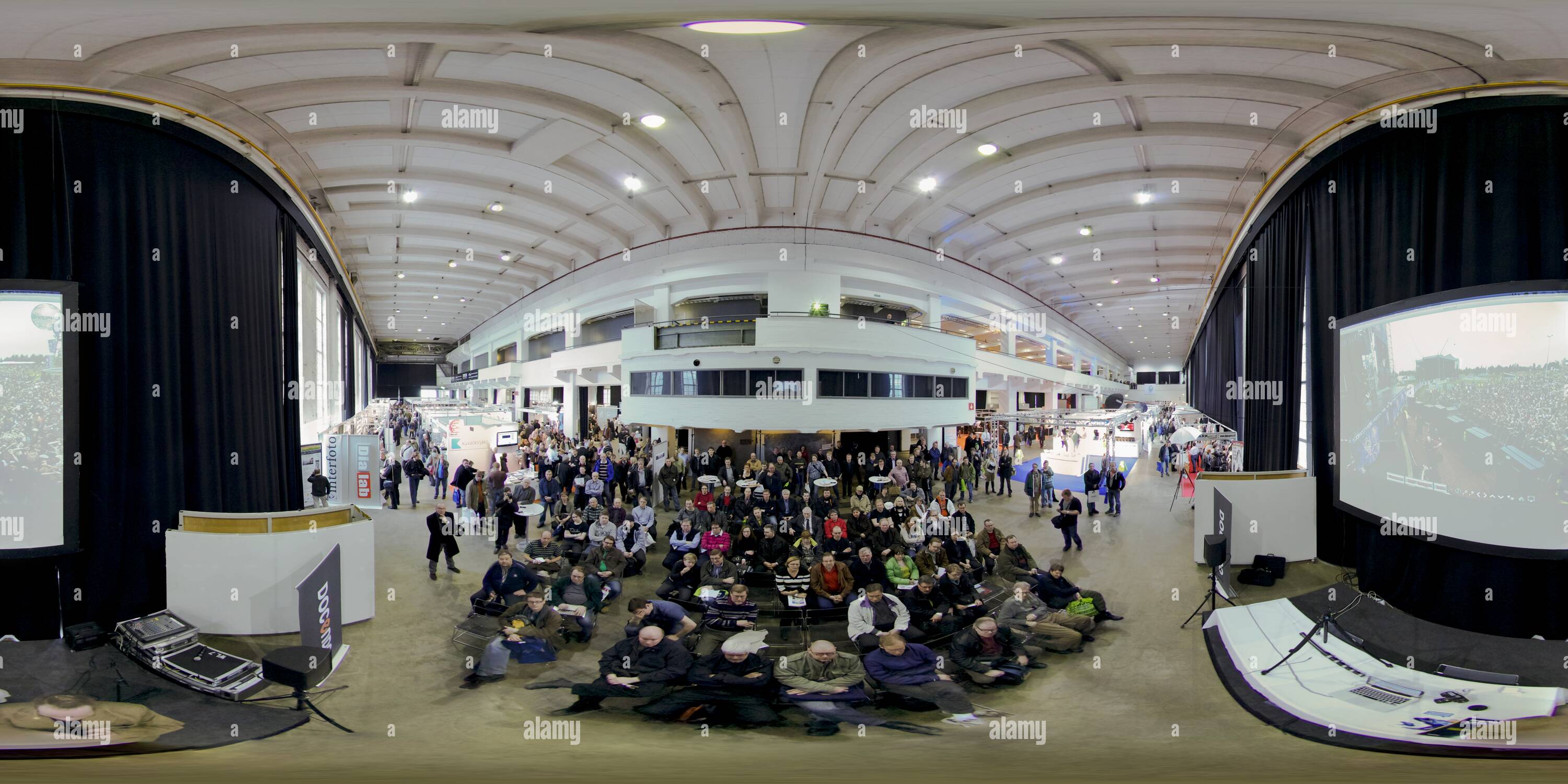 360° view of Picture & Camera Fair - Alamy
