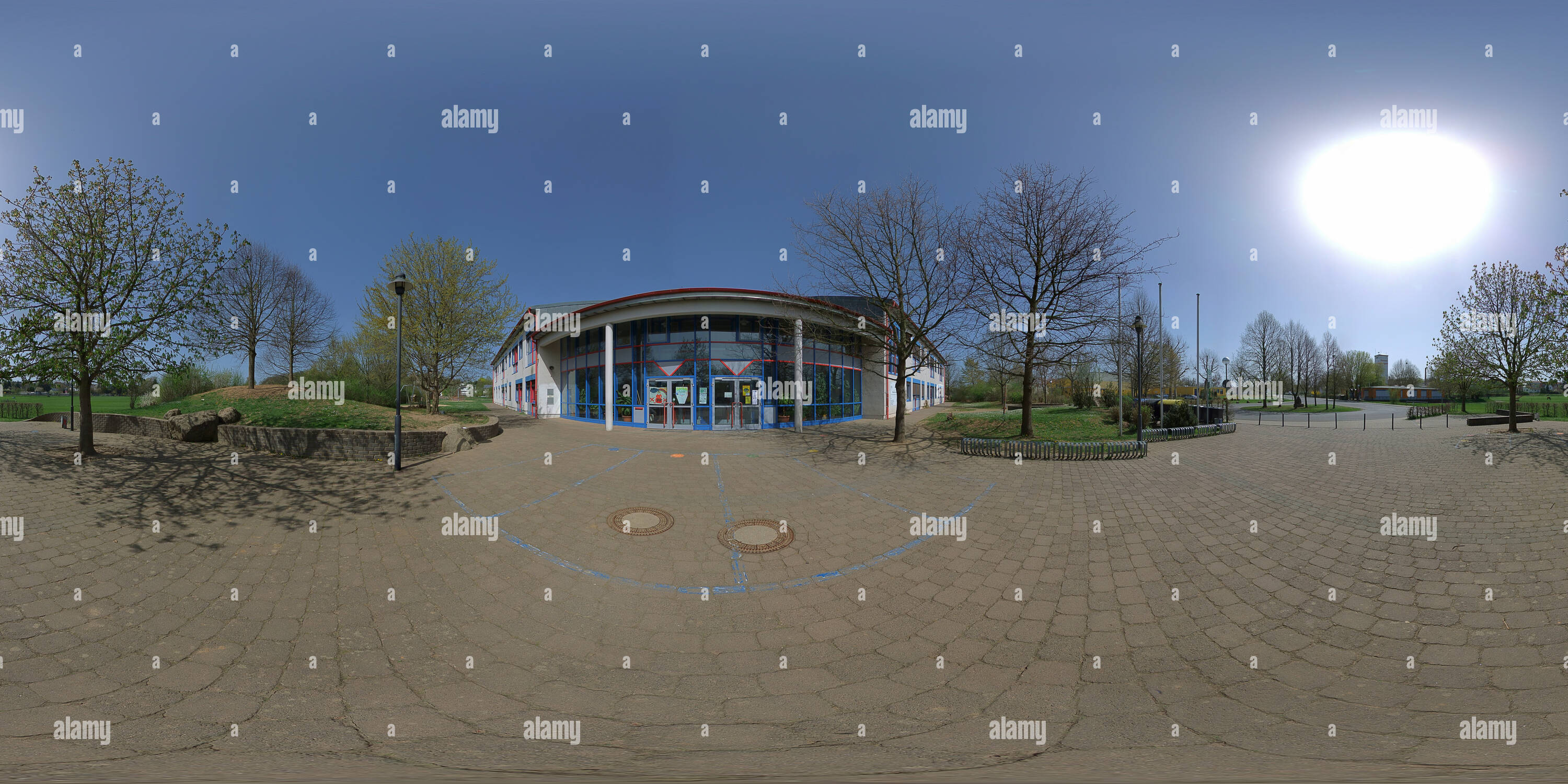 360° view of -Hungen- Mittelpunkt Grundschule - Alamy