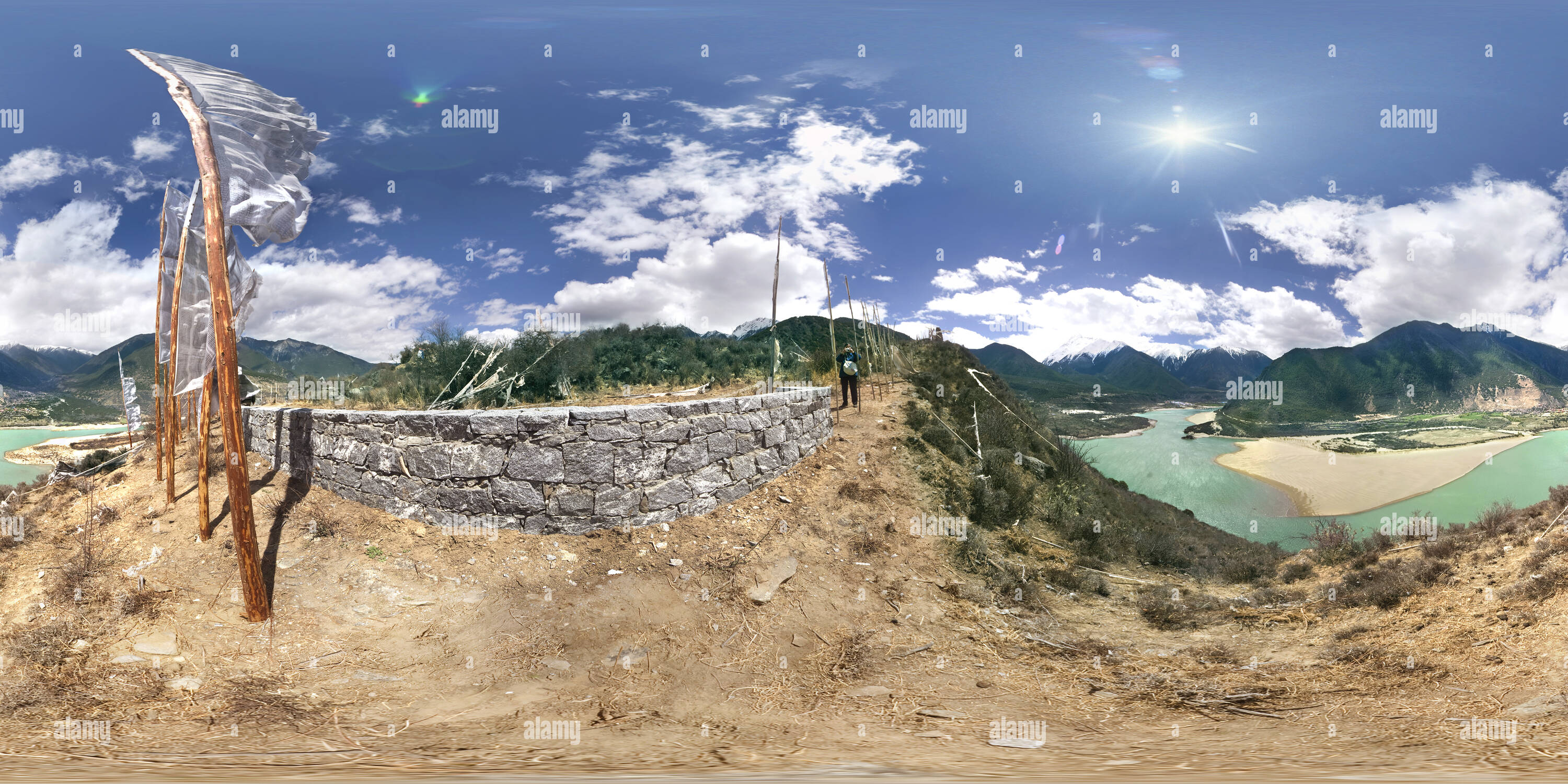 Yaluzangbu great canyon daduk relics hi-res stock photography and ...