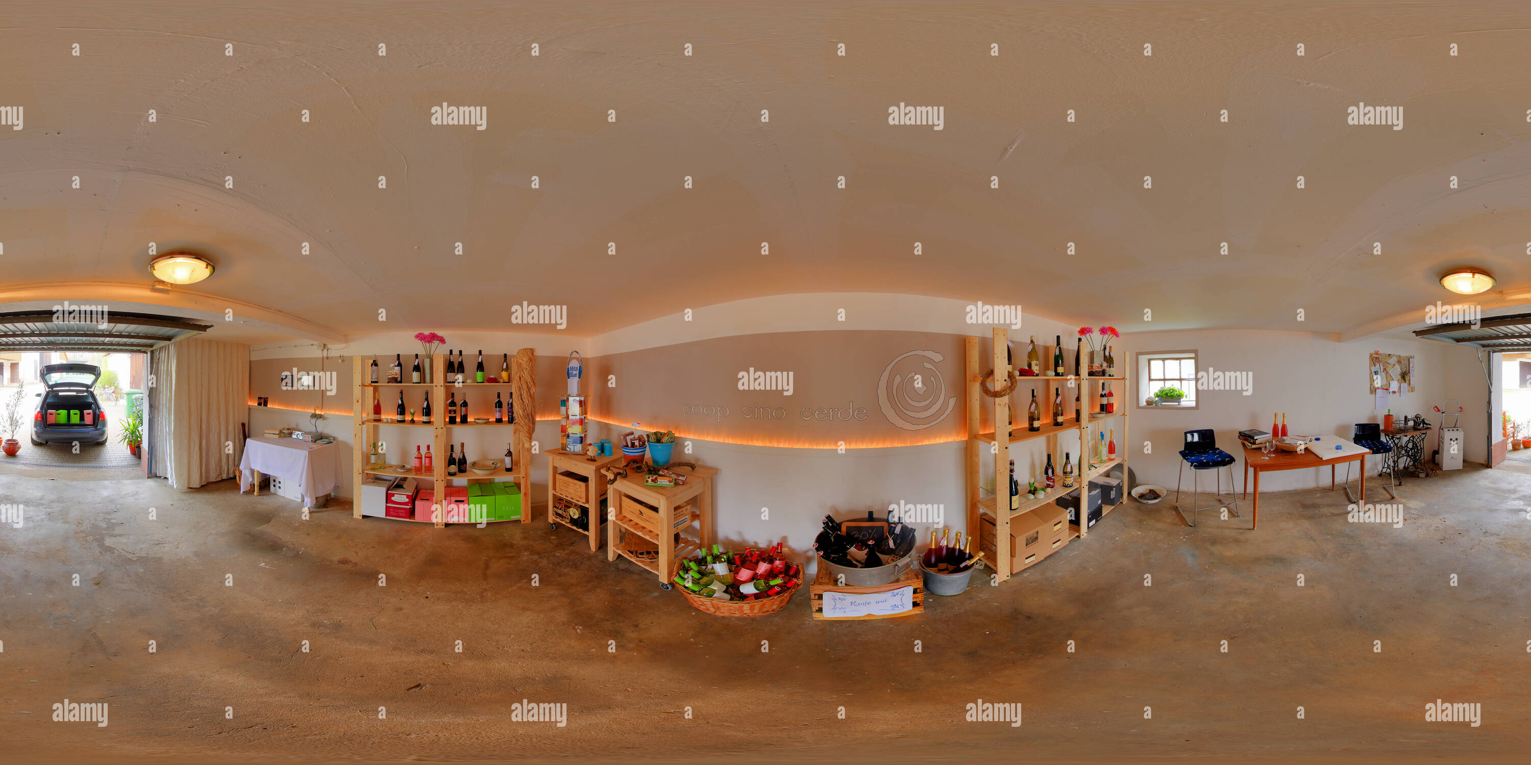 360° view of coop vino verde - Alamy