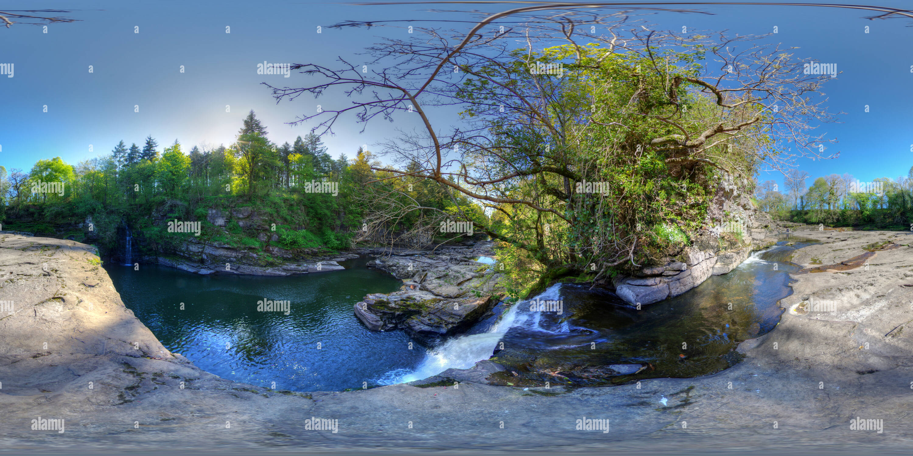 Bonnington linn waterfall hi-res stock photography and images - Alamy