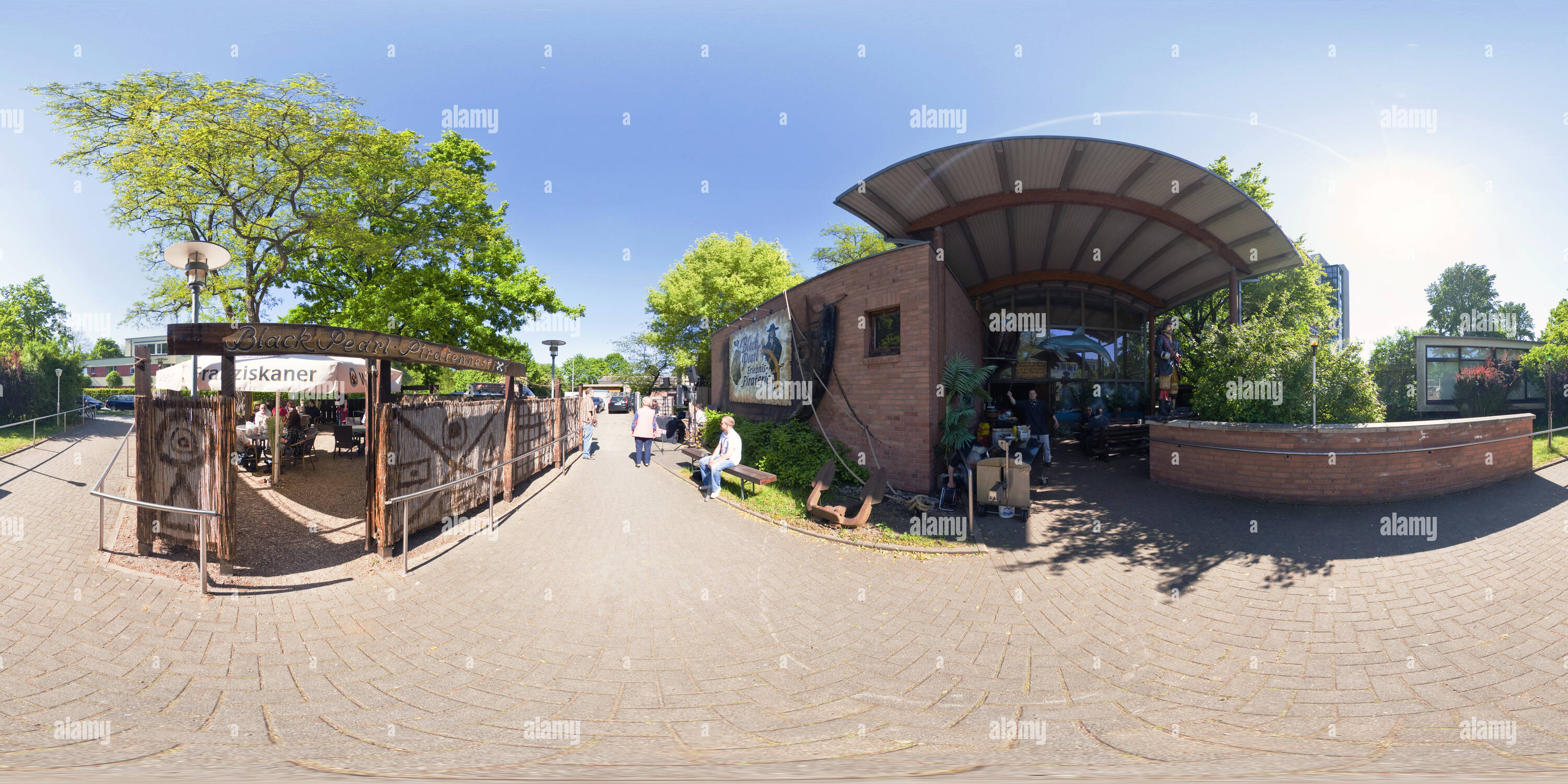 Plack pearl hi-res stock photography and images - Alamy