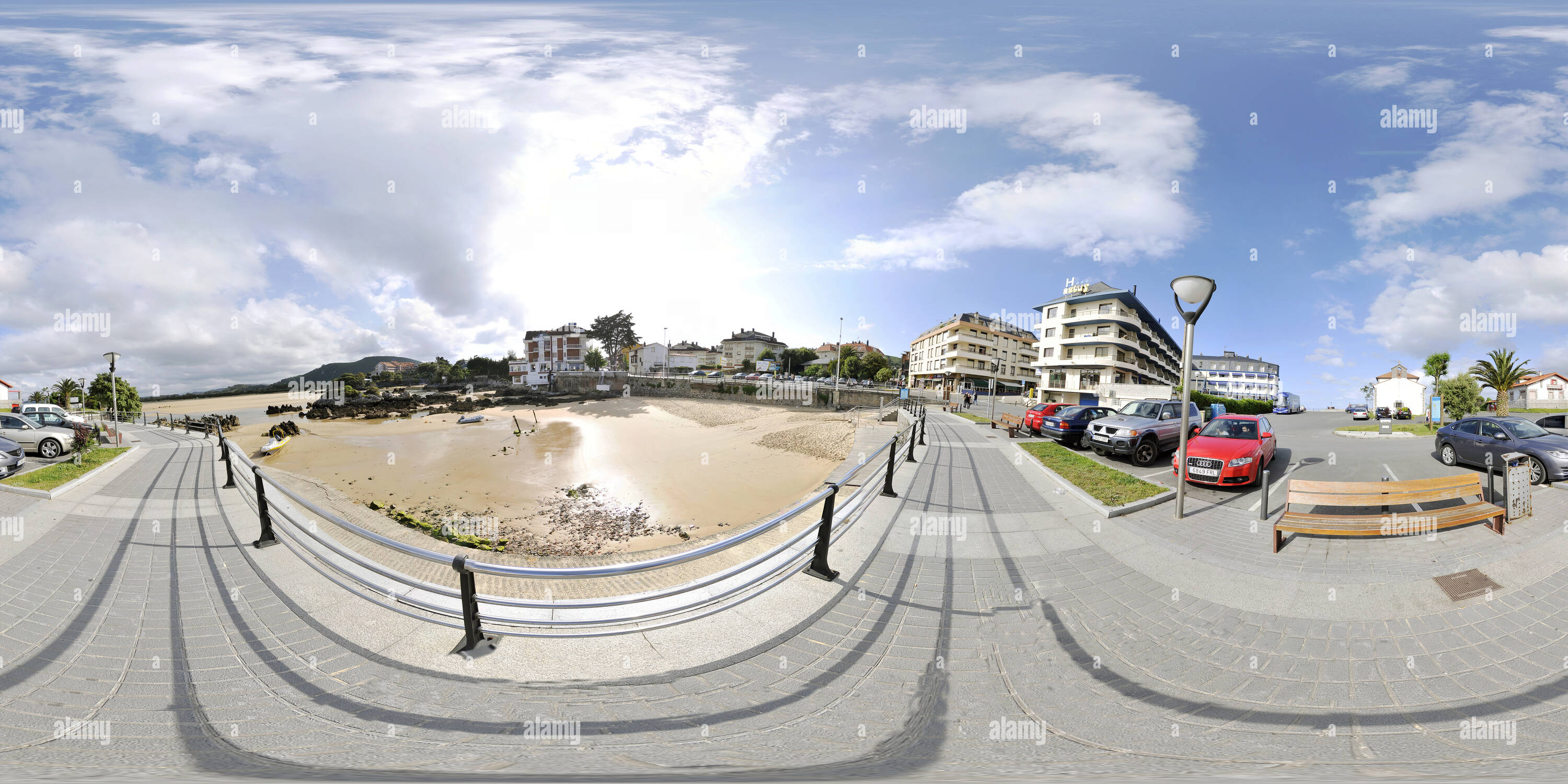 360° view of Barquitos en Isla, Santander - Alamy
