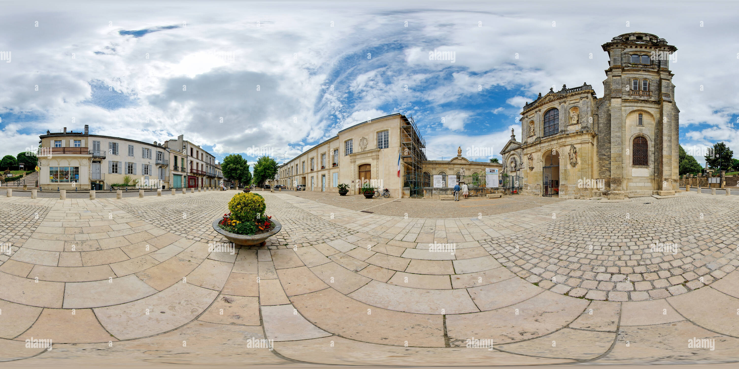 360° view of Parvis de la basilique Notre-Dame de Verdelais - France ...