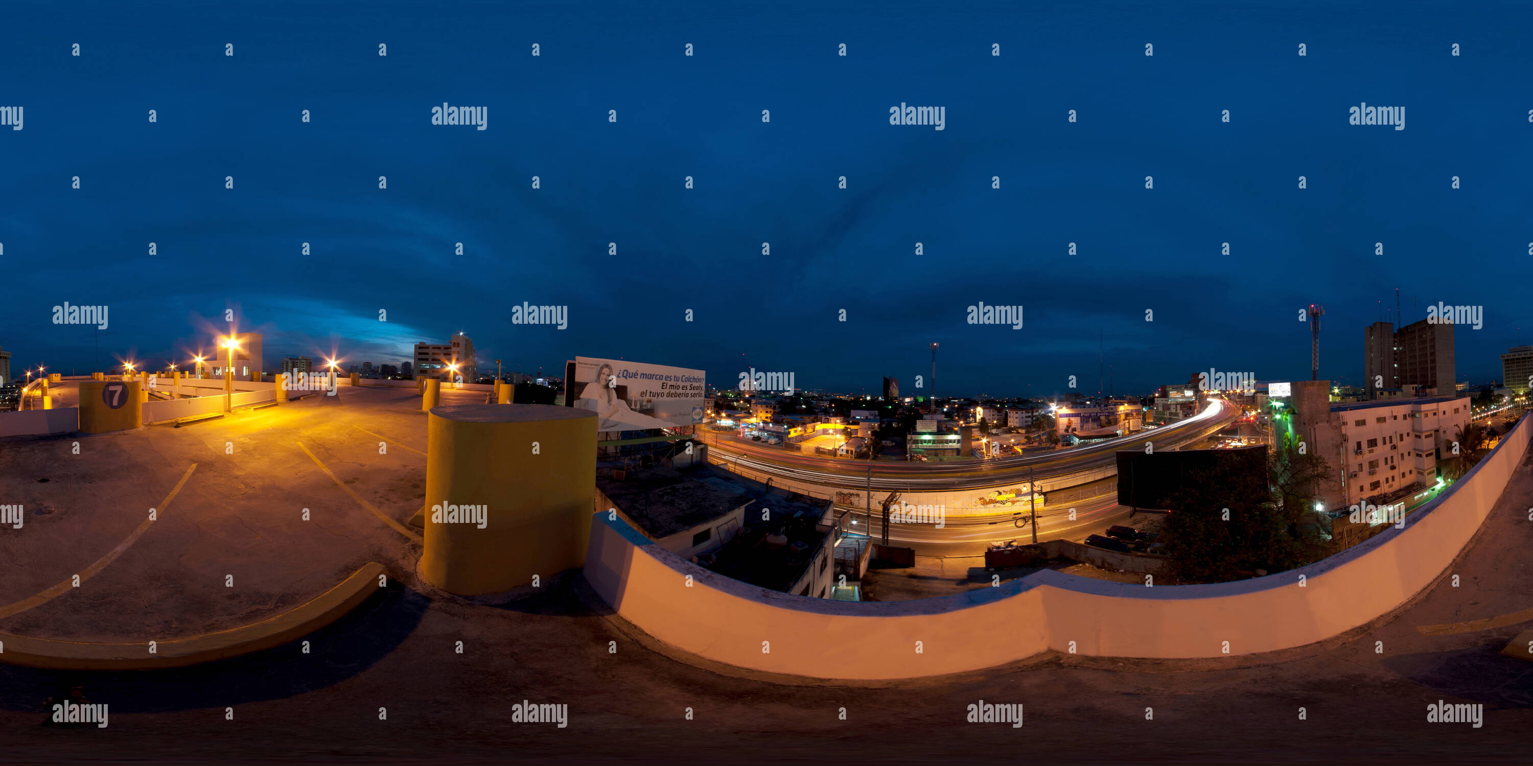 360° view of Santo Domingo at night - Alamy