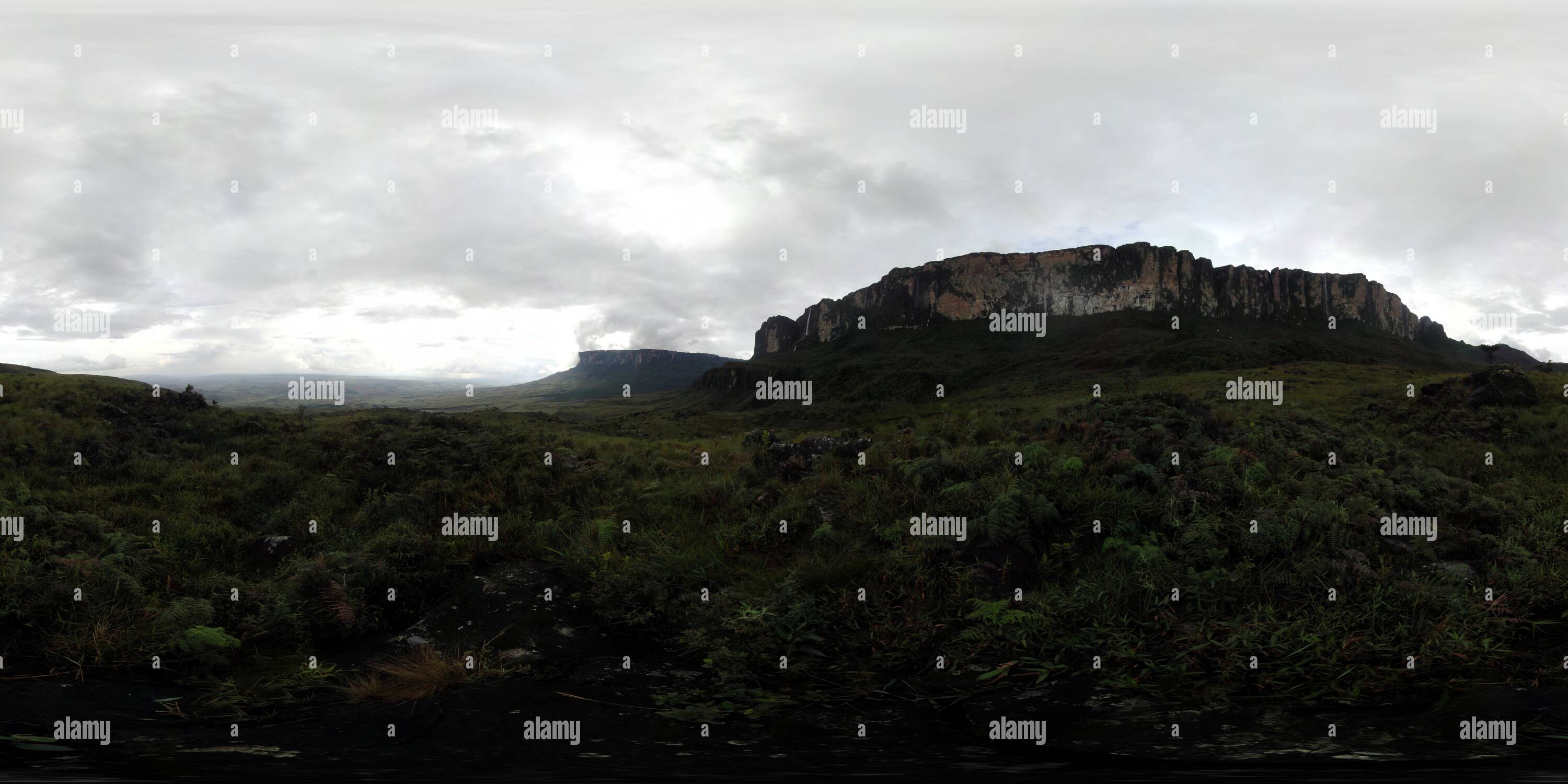 360° view of Roraima Tepui: Campamento Base (Base Camp), Canaima ...