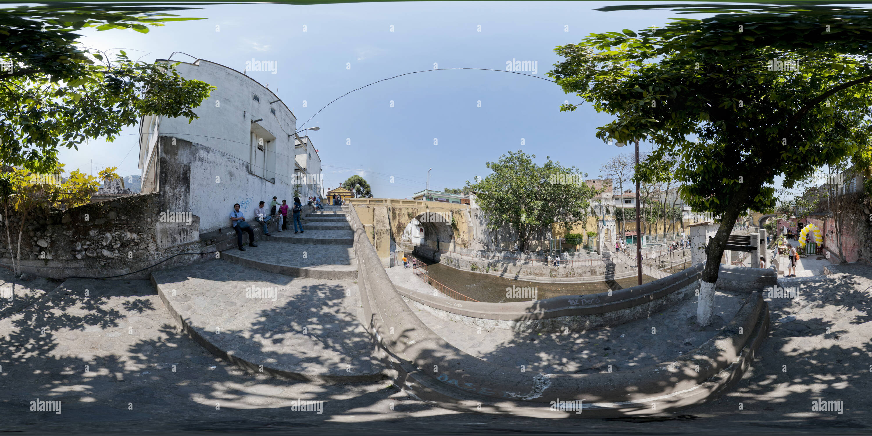360° view of Walking by the Orizaba River - Alamy