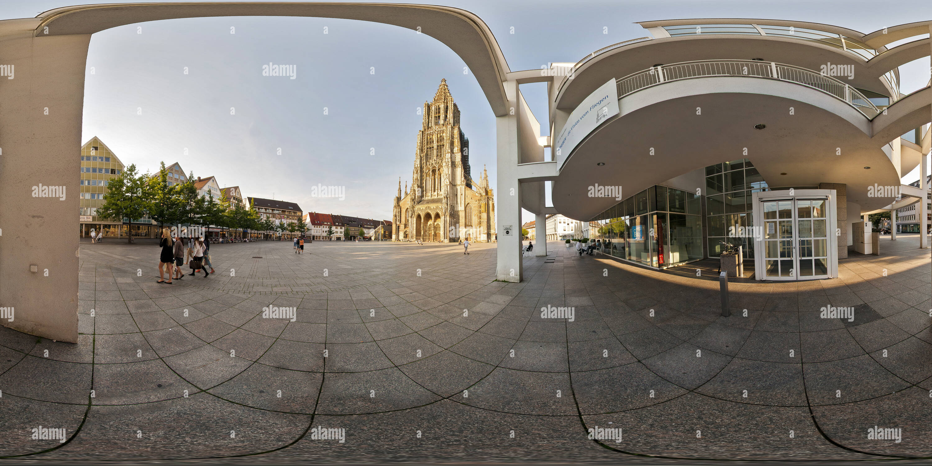 360° view of Ulmer Münster mit dem Stadthaus - Alamy