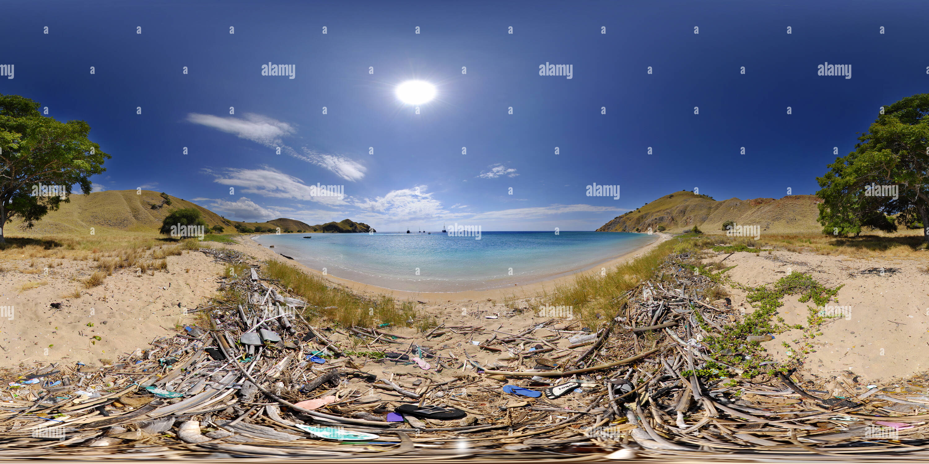 360° view of Paradise and Flip Flops, Komodo Island - Alamy