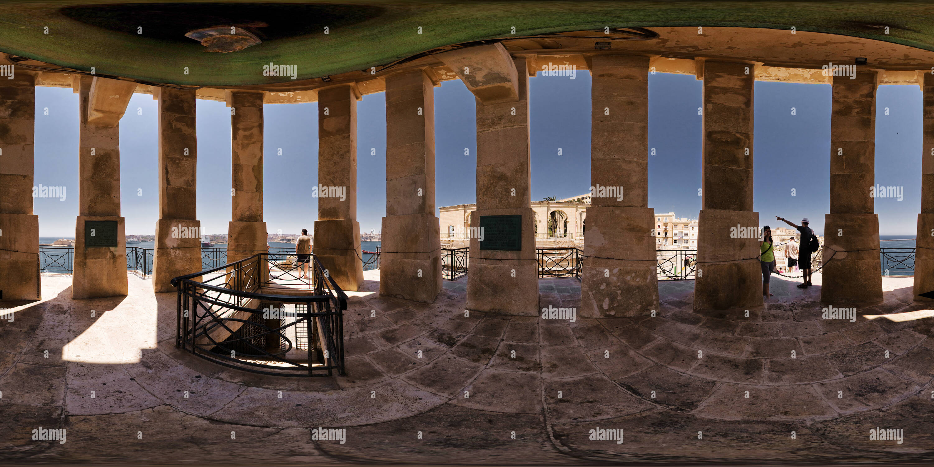 360° view of Siege Bell War Memorial - Alamy