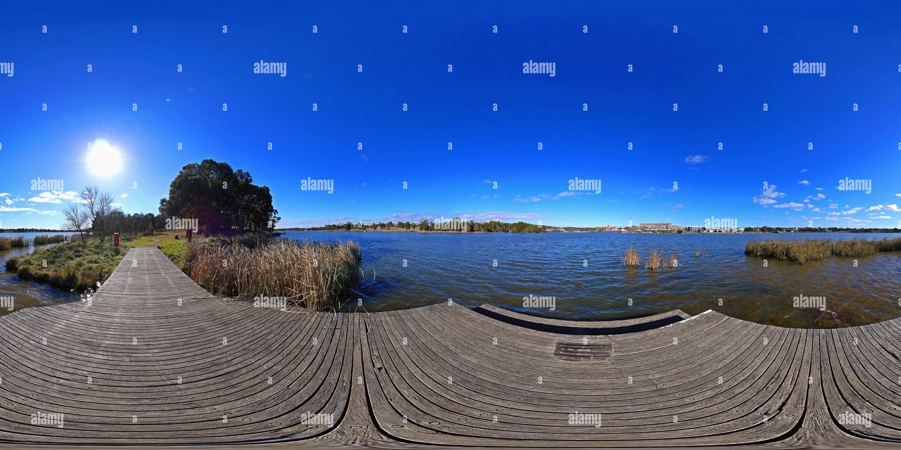 360° view of Lake Ginninderra - Diddams Close Park - Alamy